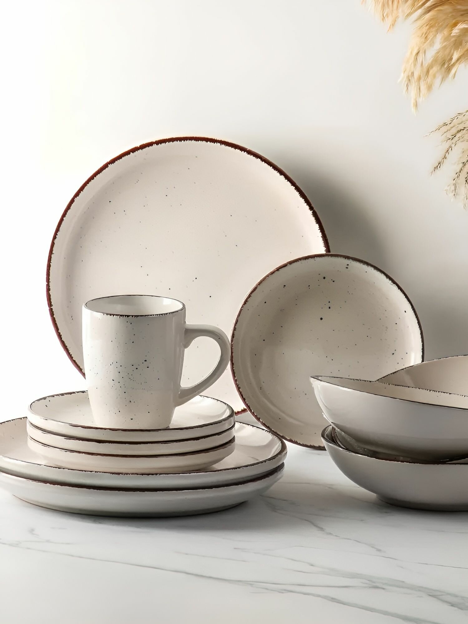 Набор Посуды. Современный Керамический Обеденный Столовый Сервиз Для 4 Персон Из 16 Предметов. Тарелки, Салатники, Кружки, Суповые Пиалы. Для Первых, Вторых Блюд, Салатов и Десертов.