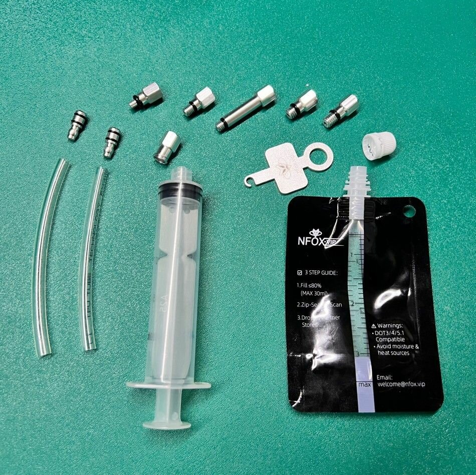 Шприц-инжектор, насадок: 1 шт, мешков: 1 шт