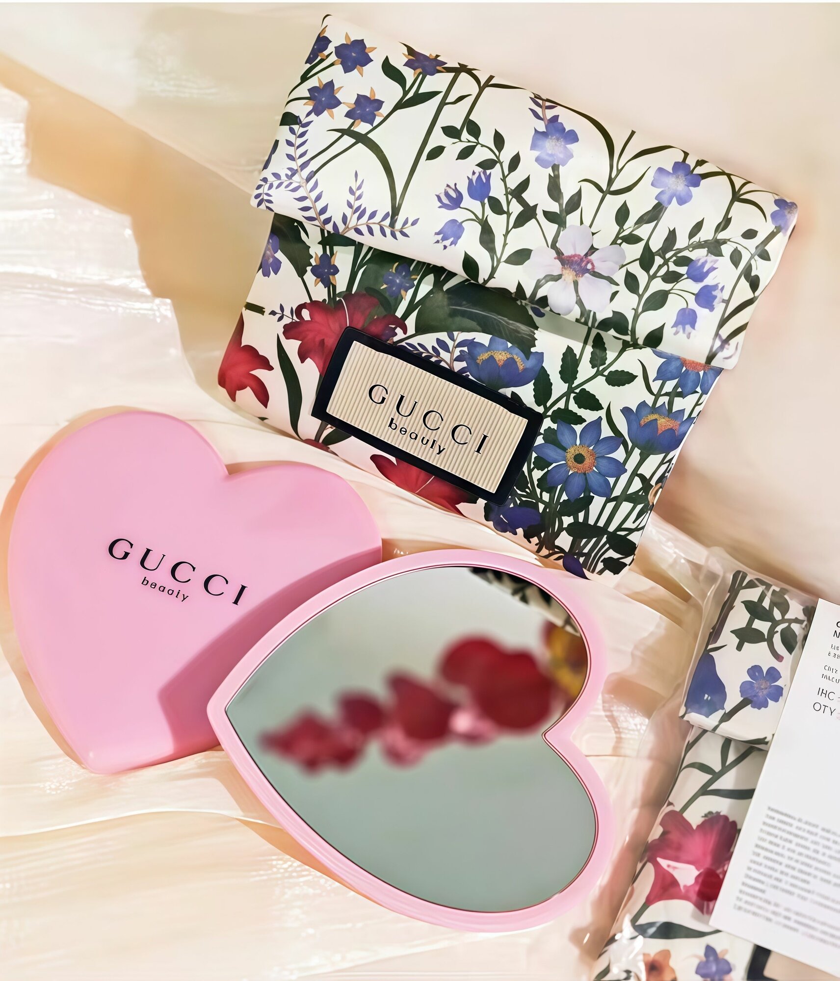 Gucci Зеркало карманное, 5 см х 2 см, 1 шт для кармана 5x2 см