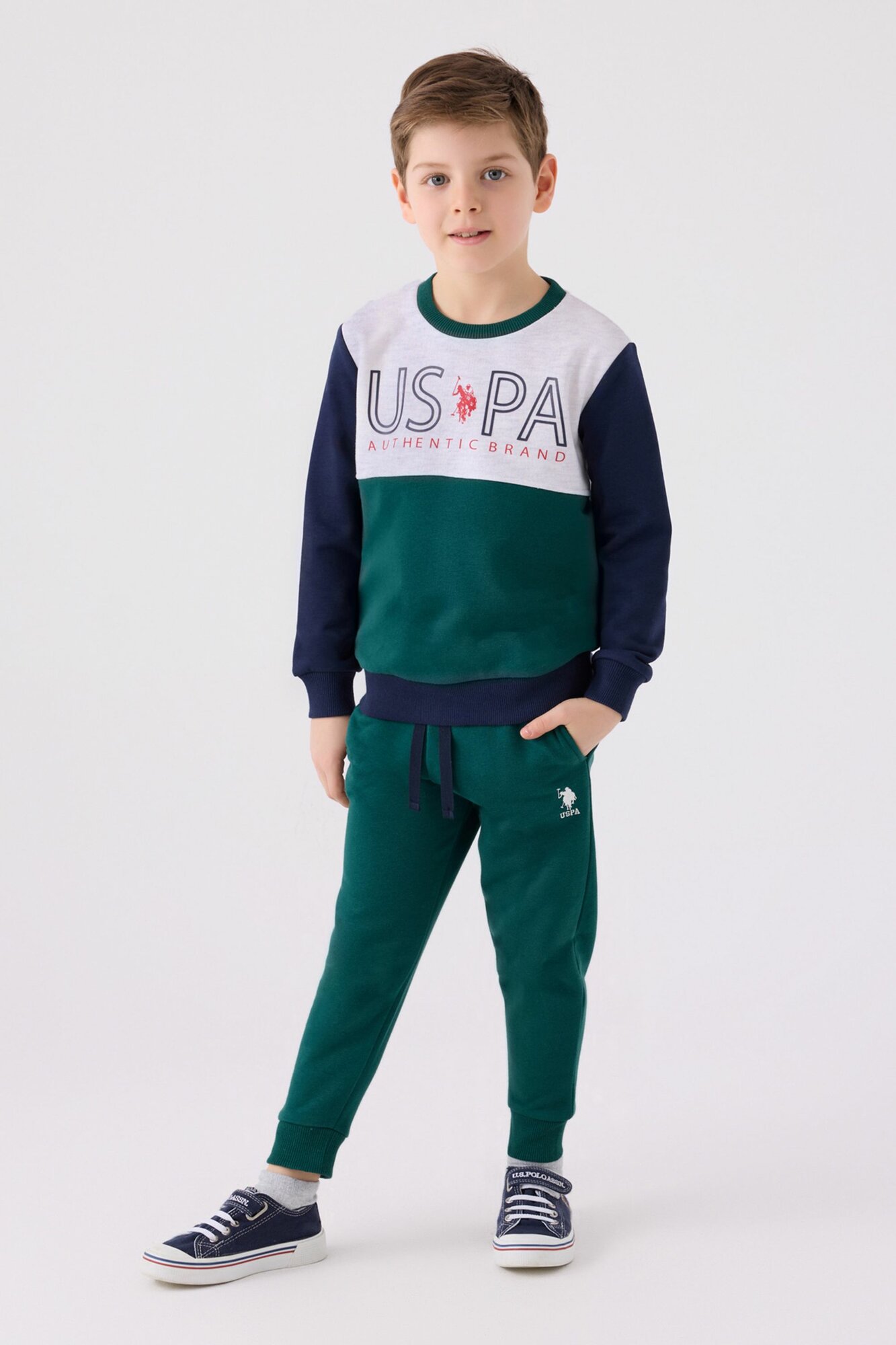 Костюм спортивный