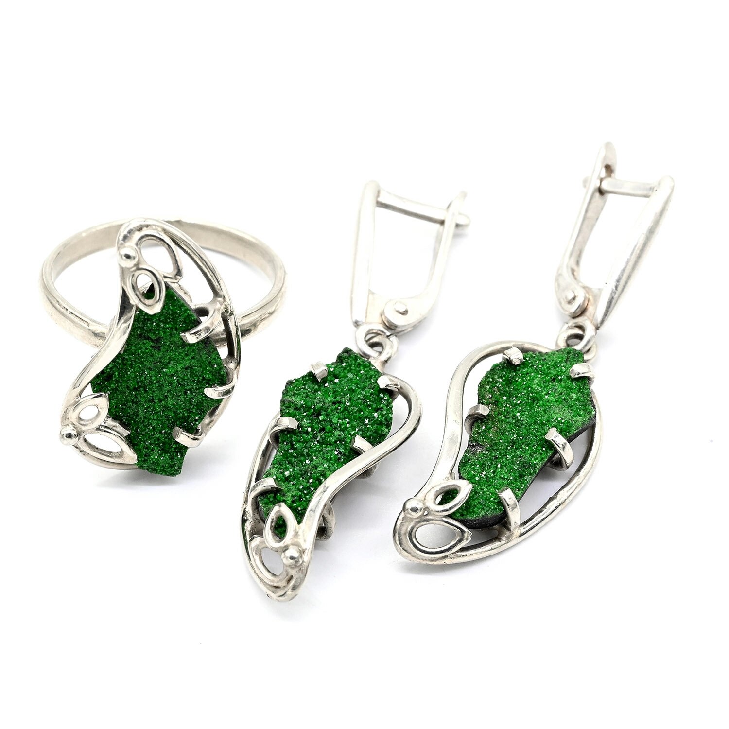 Комплект бижутерии: серьги, кольцо, гранат