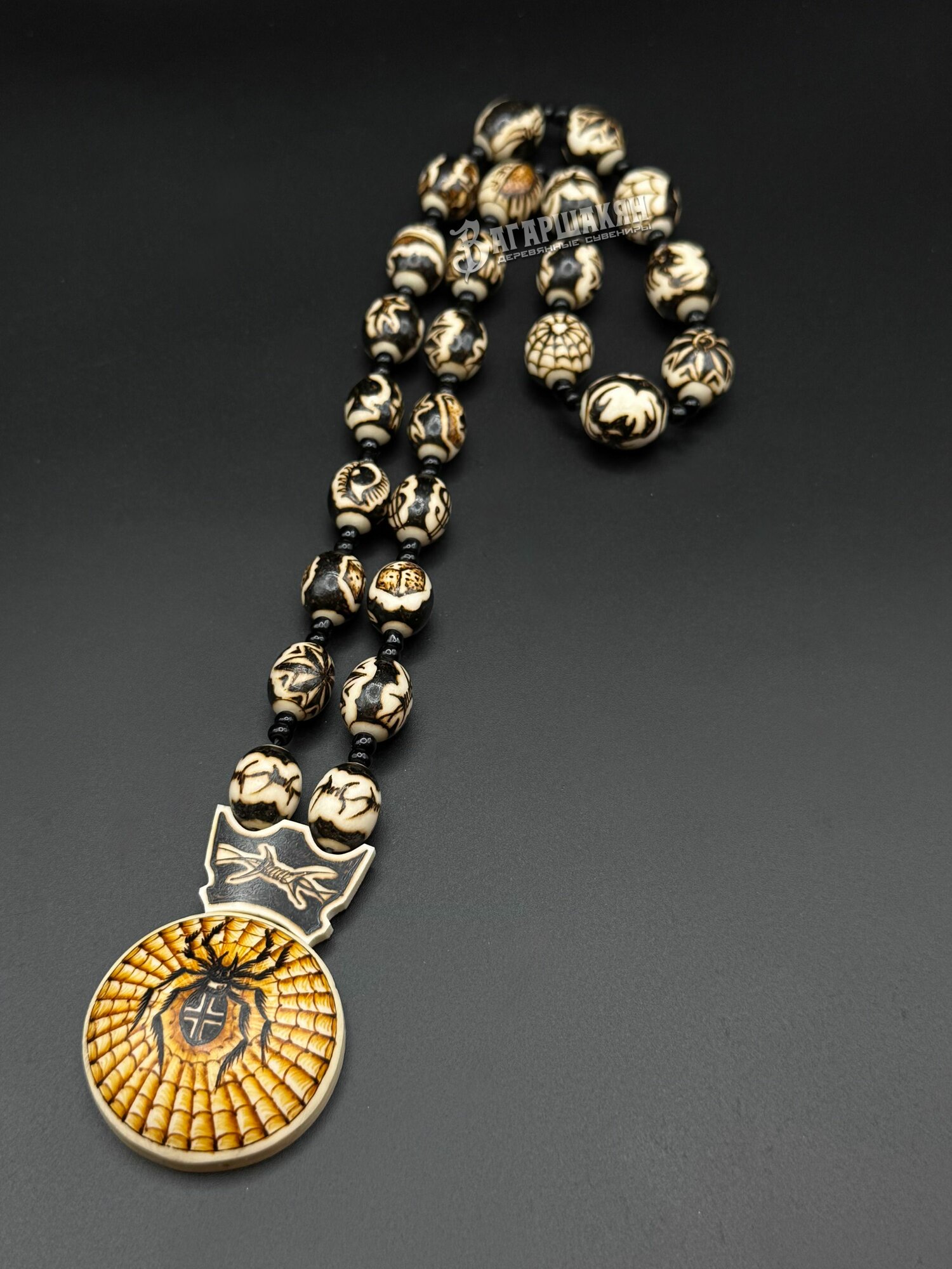 Четки в машину из кости и из бильярдного шара Паук