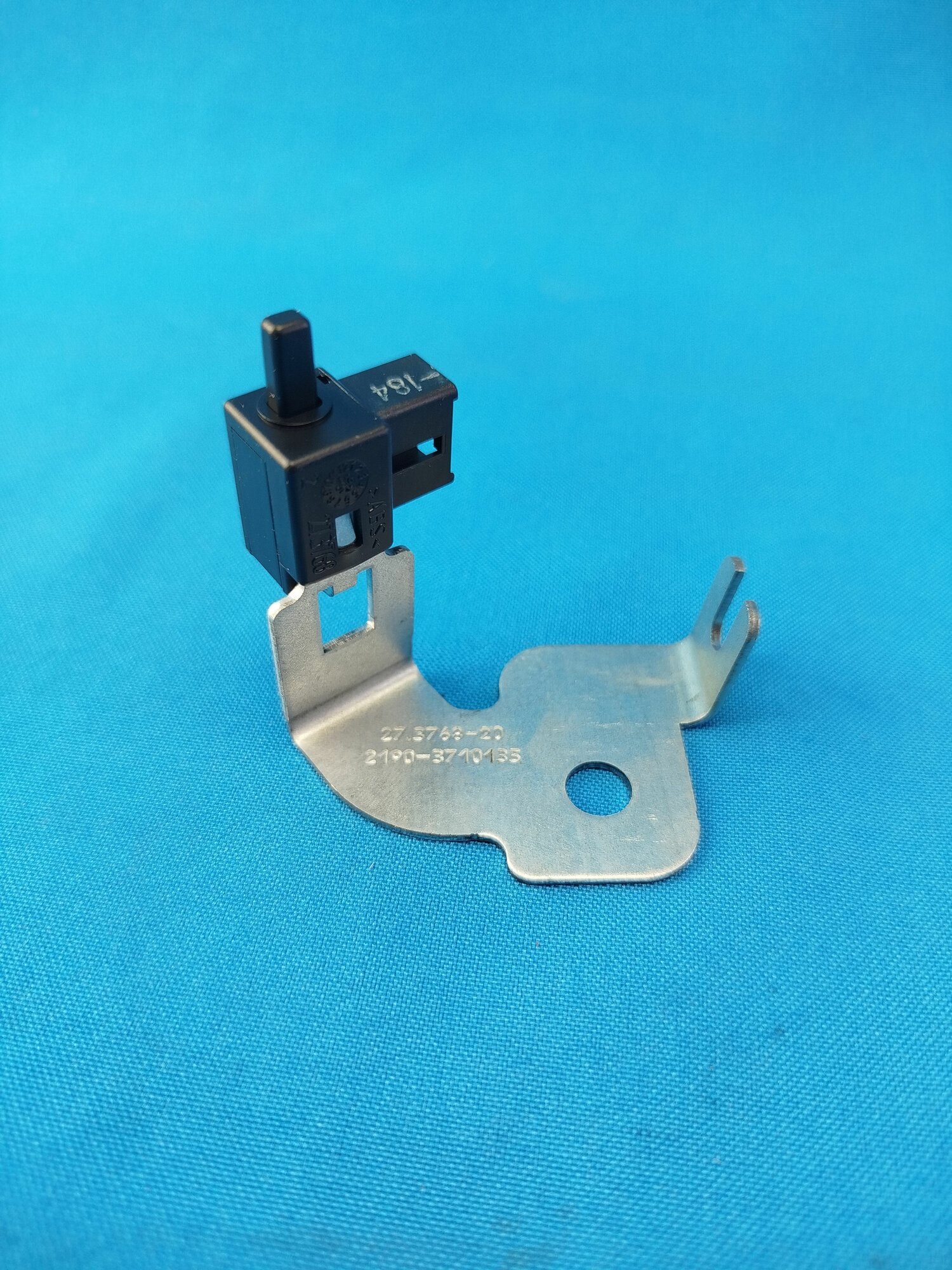 Выключатель концевой ручного тормоза "ВАЗ" для а/м Гранта (2190-3710135)