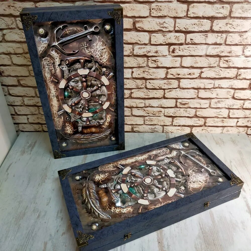 Нарды большие стеклянные 60*60 "Пираты Карибского Моря", из натурального дерева, обтянуты экокожей премиум класса, игровое поле под каленым стеклом, фишки и игральные кости в комплекте