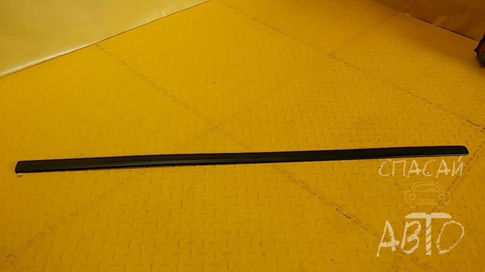 Молдинг двери передней правой Octavia Tour (A4 1U-) Skoda 1U4853516C01C