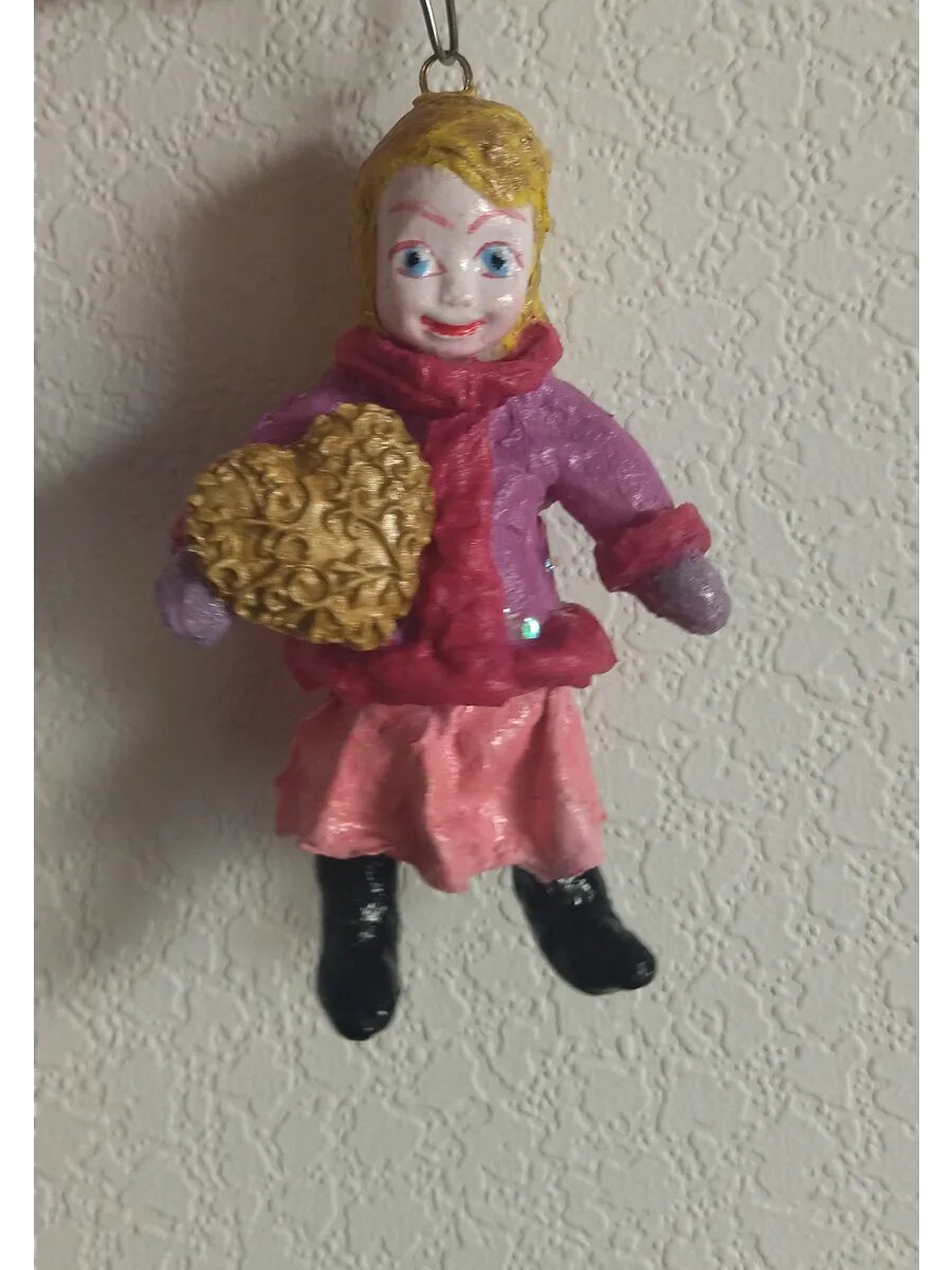 Ватная игрушка "Златовласка с золотым сердцем"