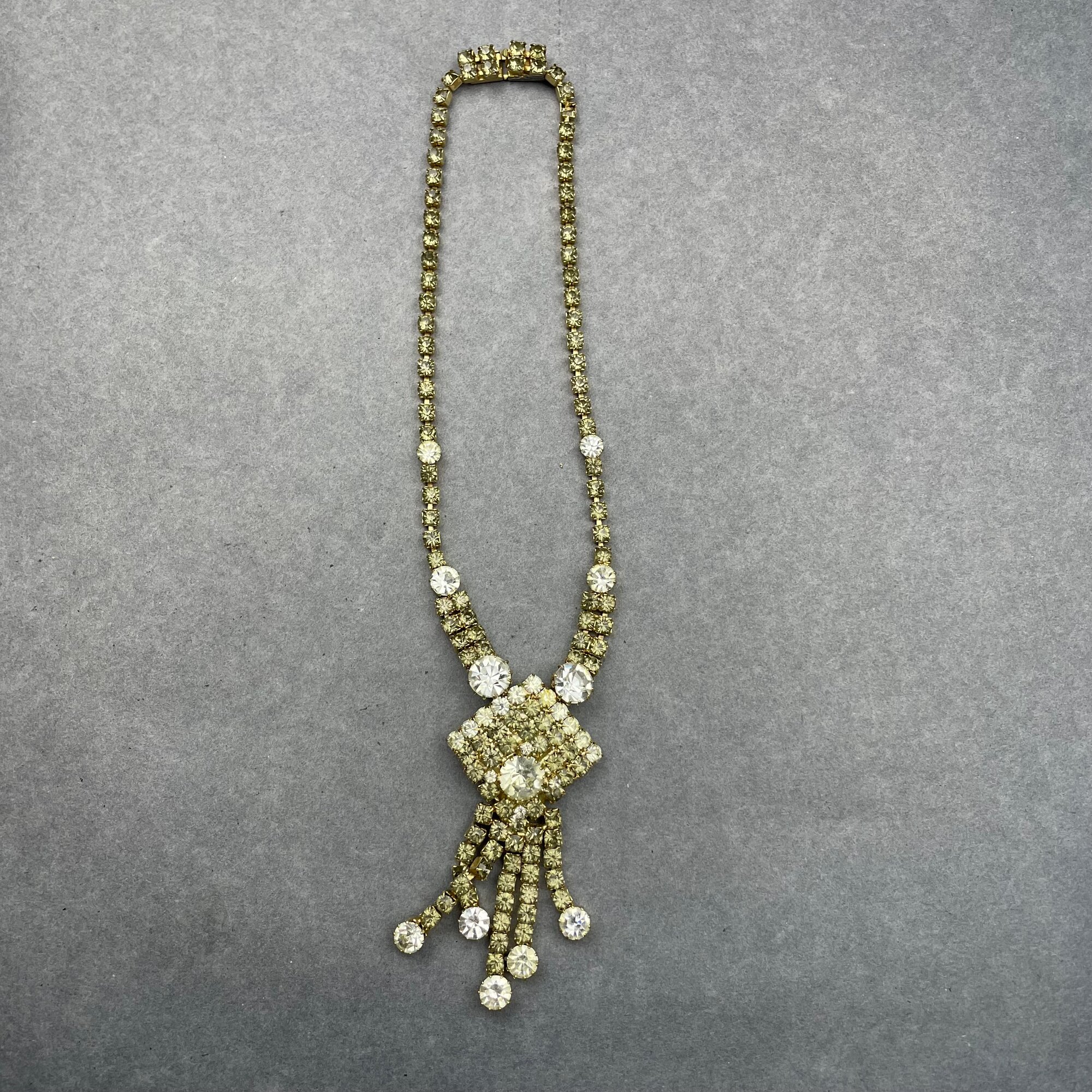 Колье винтаж с камнями