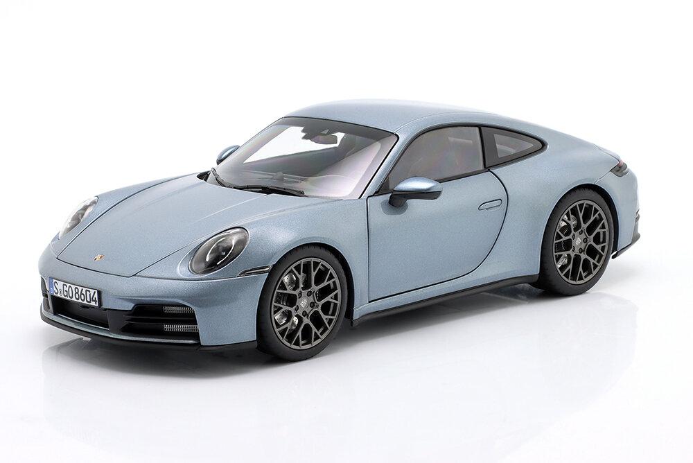 Porsche 911 (992) carrera year 2024 polarsilver metallic / порше 911 992 каррера полярно-серебристый металлик