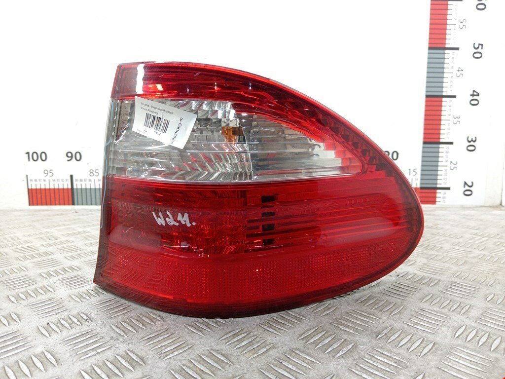 Фонарь задний правый Mercedes E-Class (W211) A2118201664 арт. 2243888