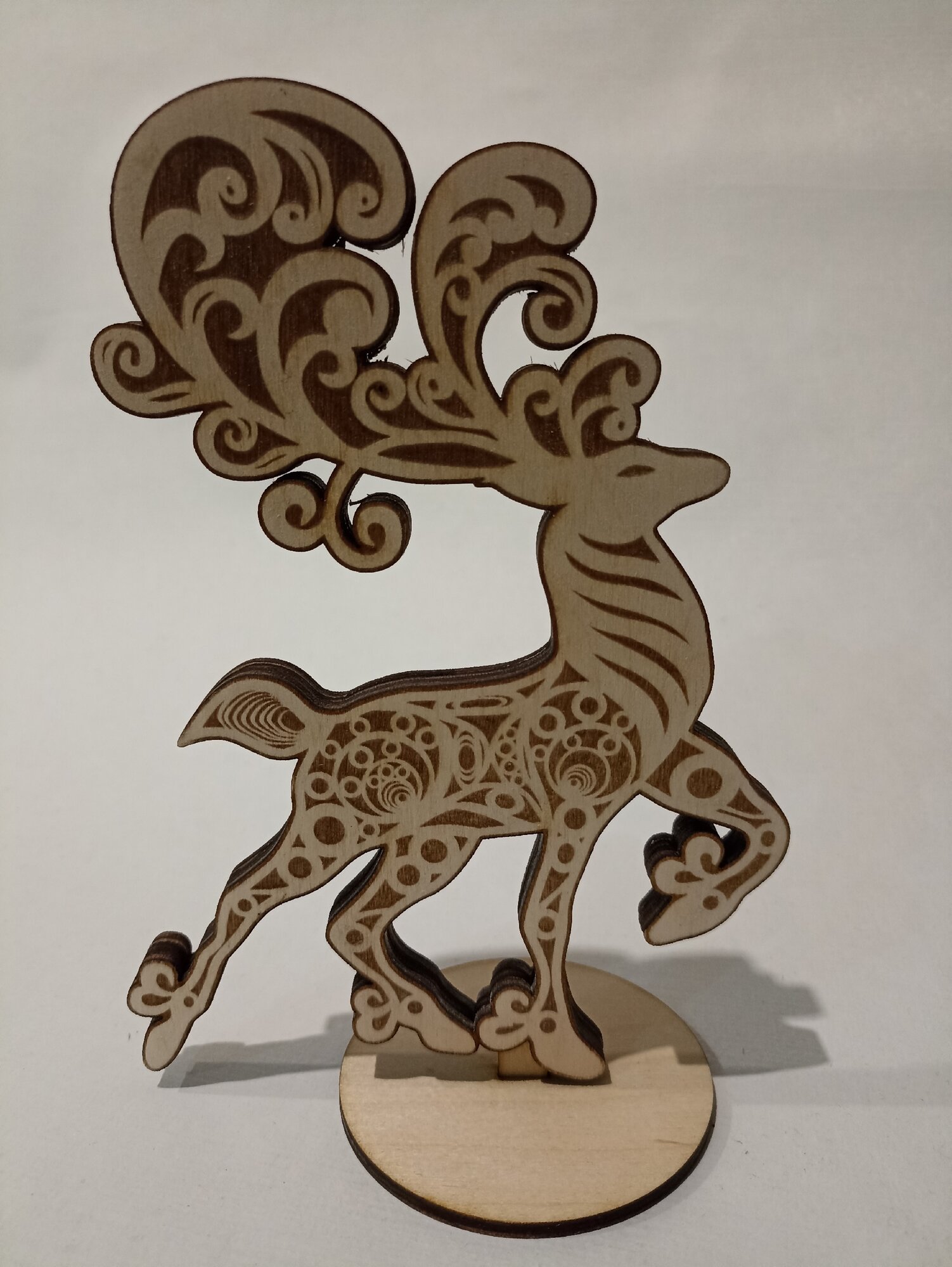 Деревянная фигурка "Новогодний олень" с лазерной гравировкой
