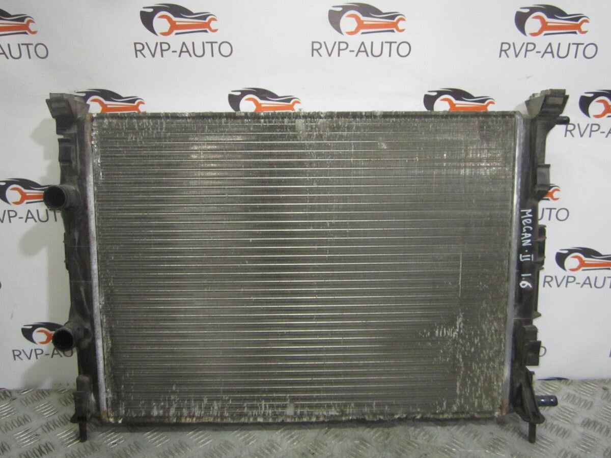 Радиатор основной Renault Megane 2 1.6 2003-2009 8200115542