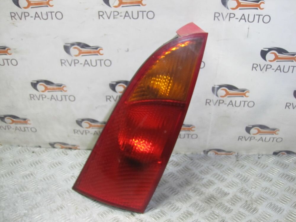 Фонарь задний Ford Focus хэтчбэк 1998-2005