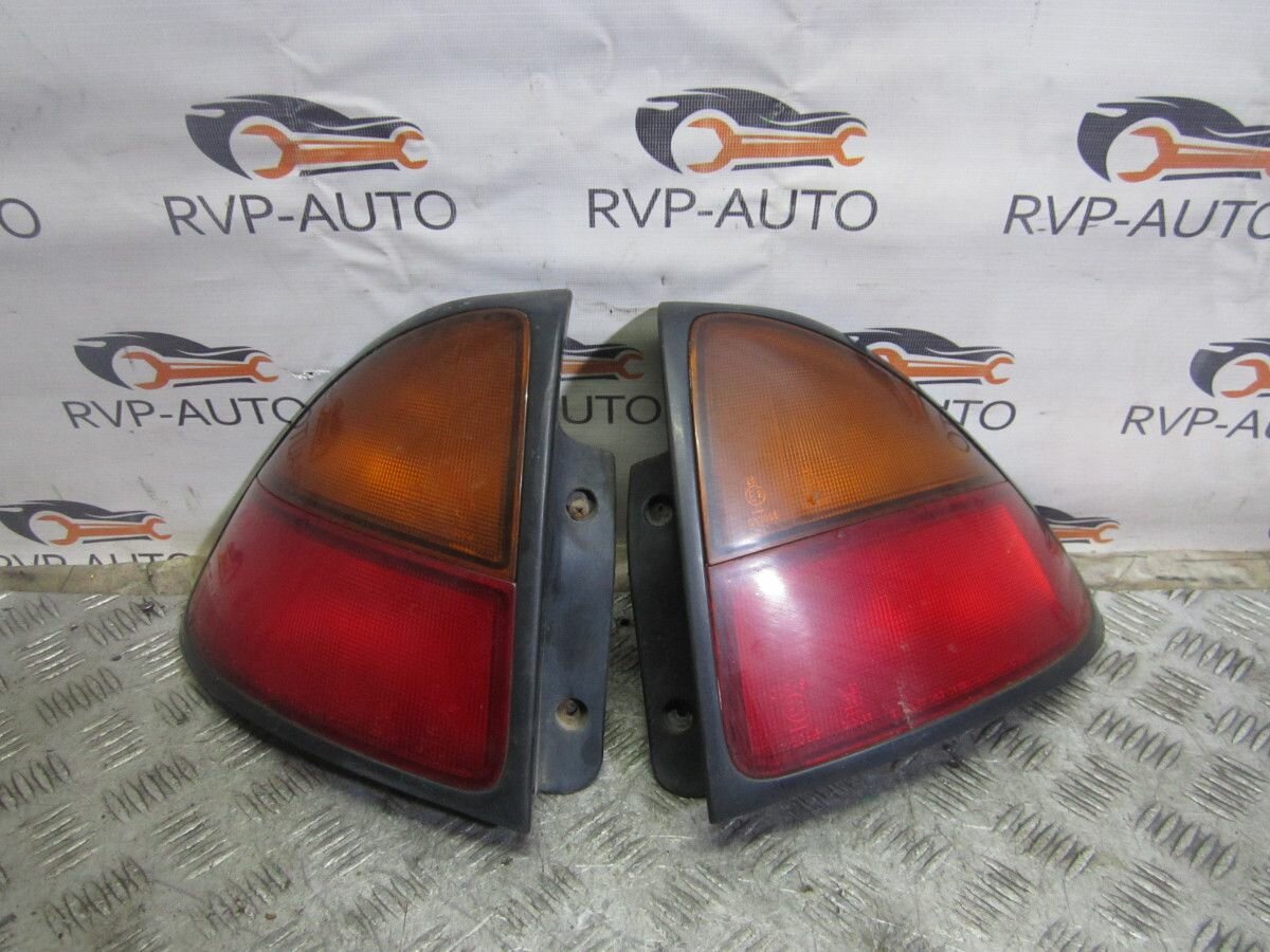 Фонарь задний Mazda 323 BA купе 1994-1998