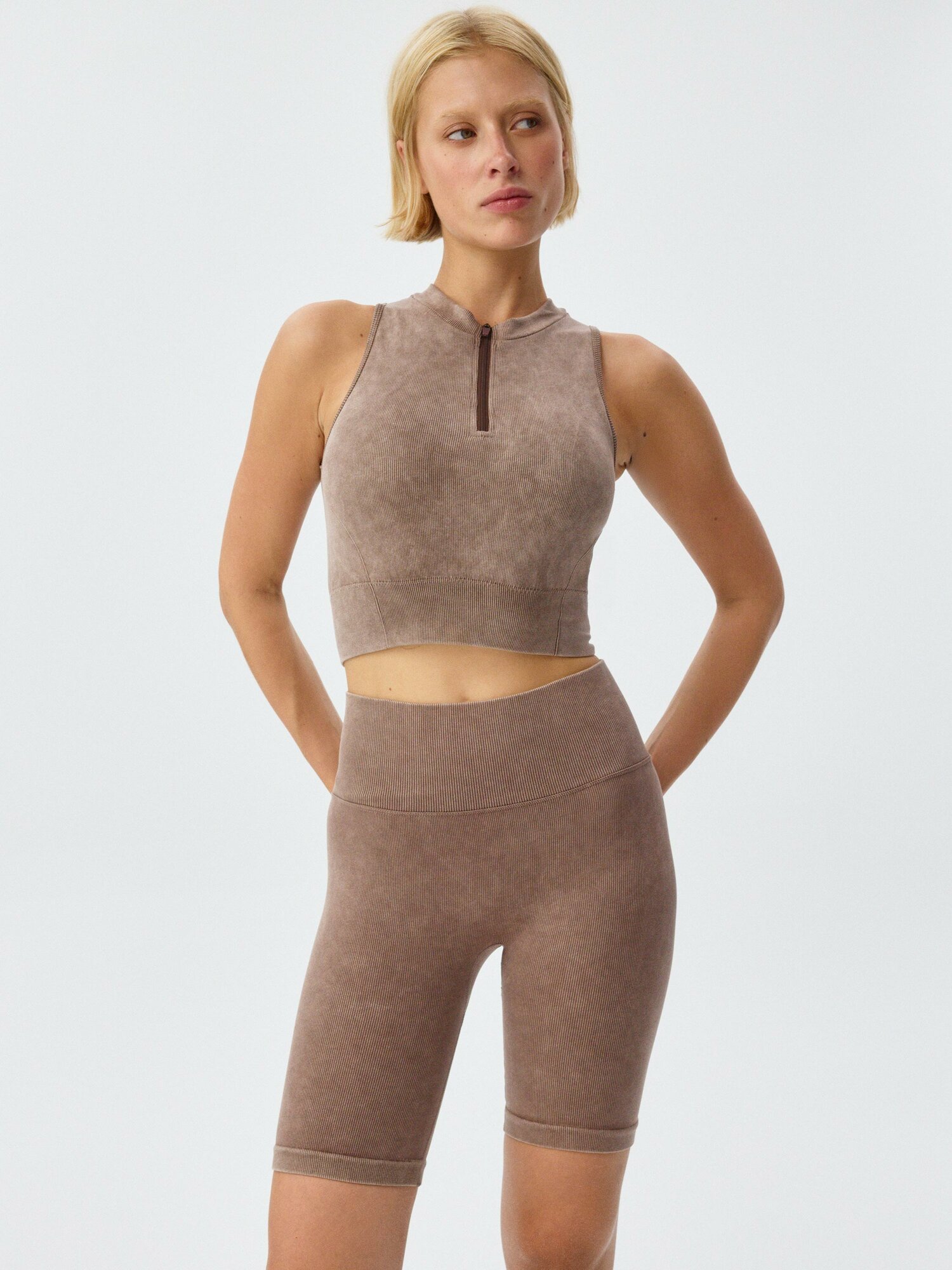 Топ спортивный