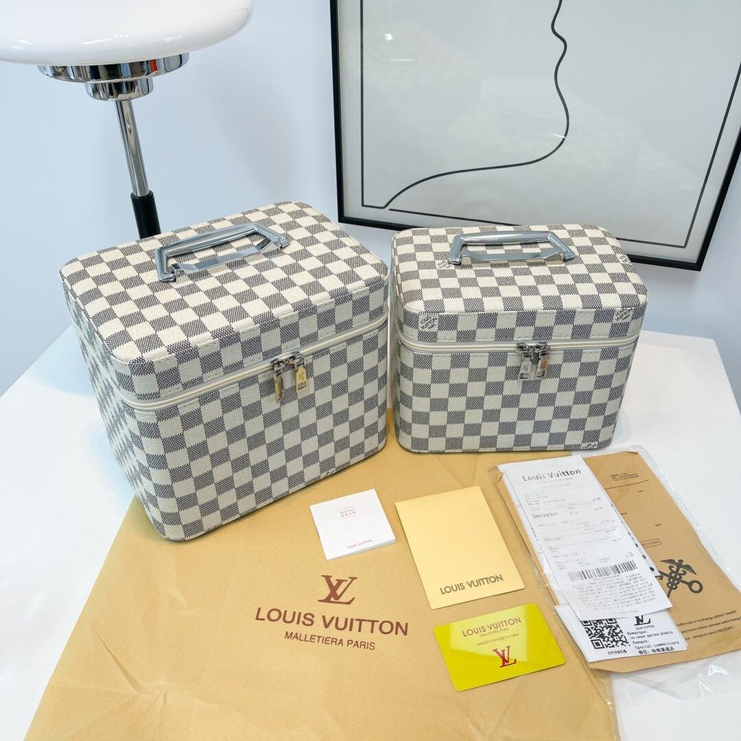 Набор косметичек