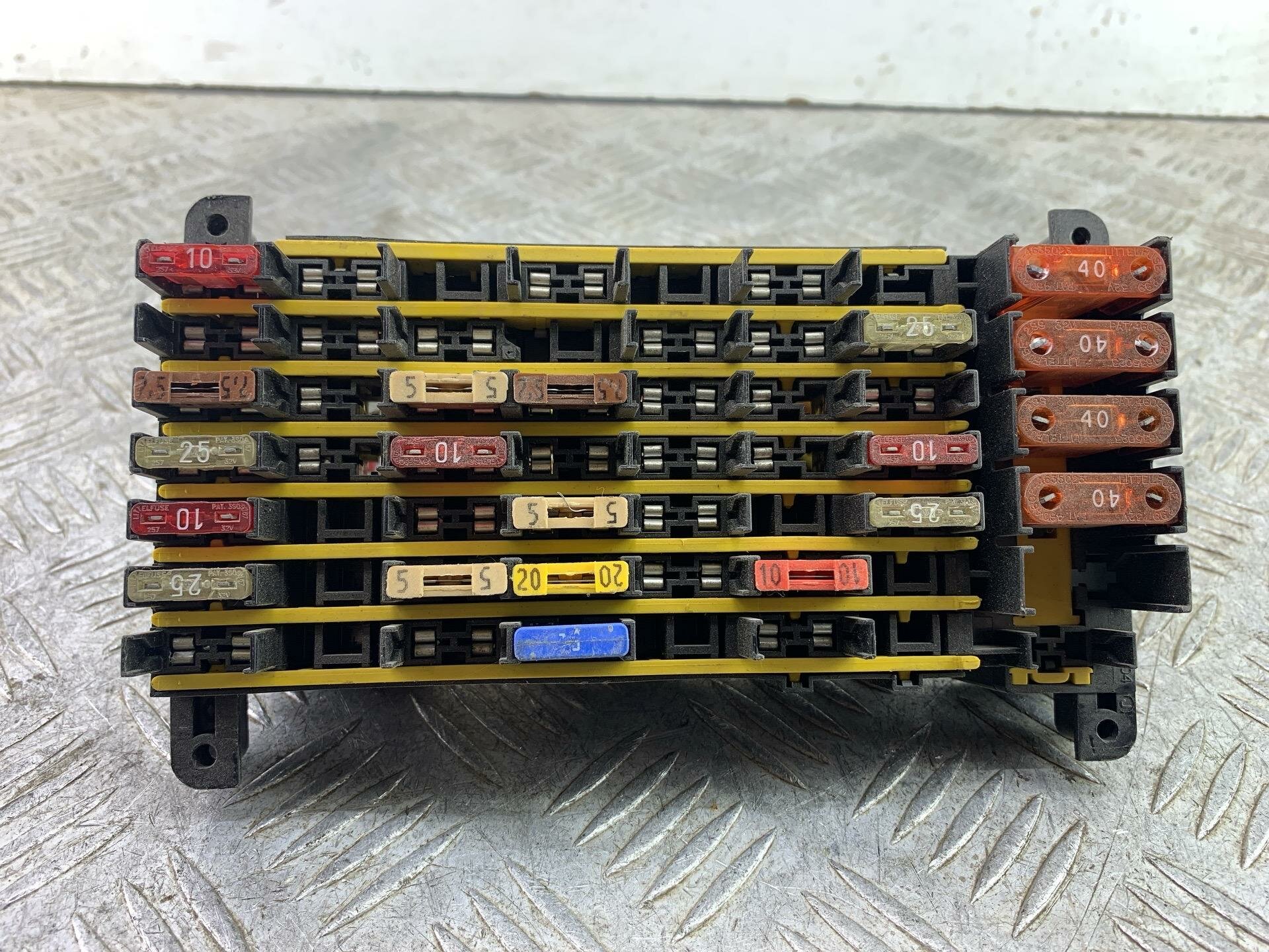 Блок предохранителей Renault Safrane рест. 1999