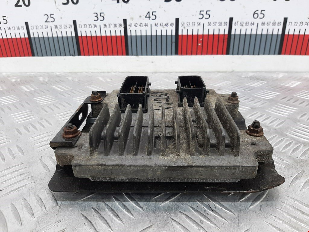 Блок управления двигателем Opel Astra J 12679199 арт. 1833169