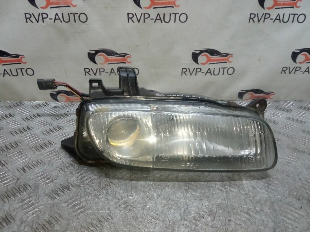 Фара правая Mazda 323F (Мазда) 1994-1998 Mazda