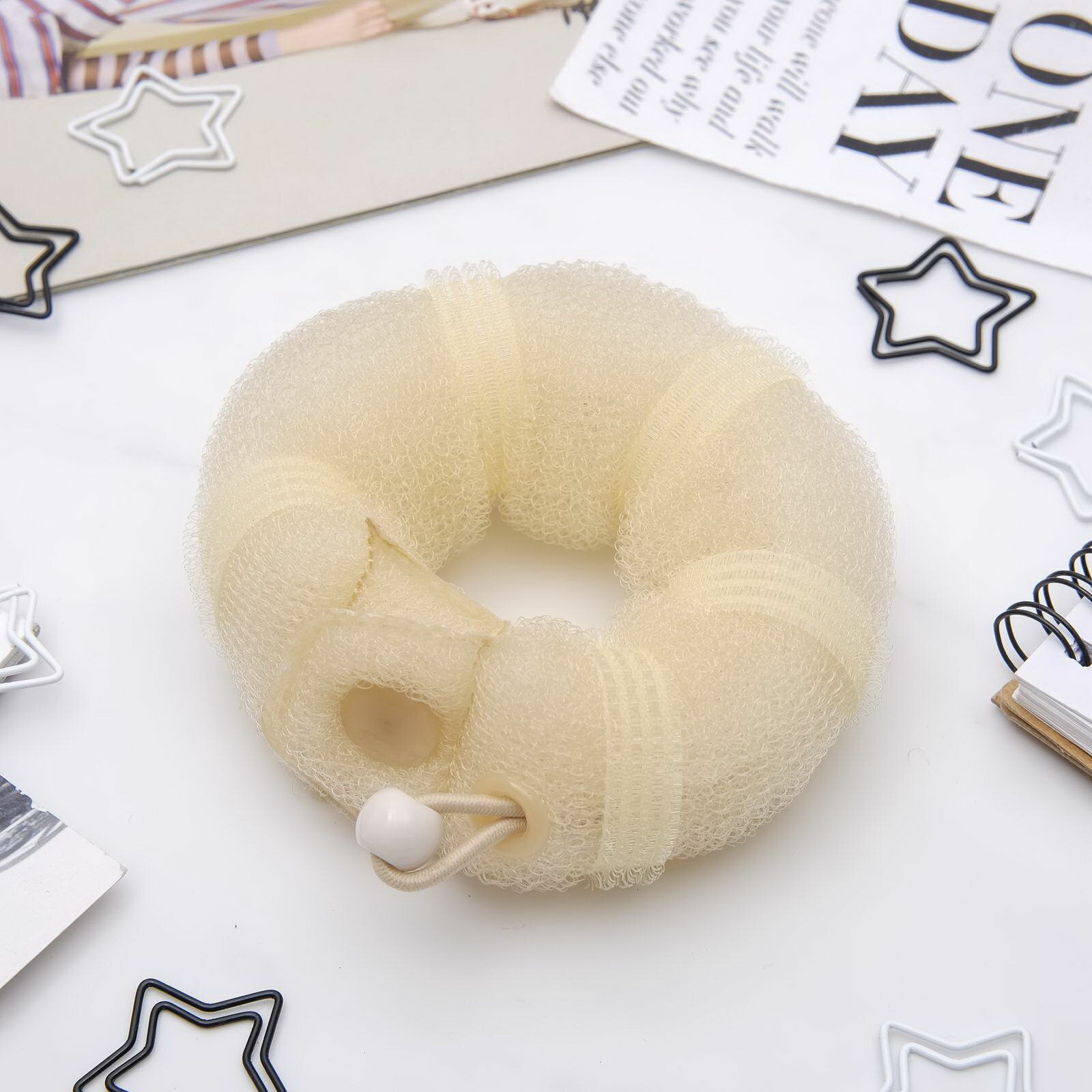 Валик с креплением и резинкой для создания пучка, 5x22.5 см, бежевый, 6 шт.