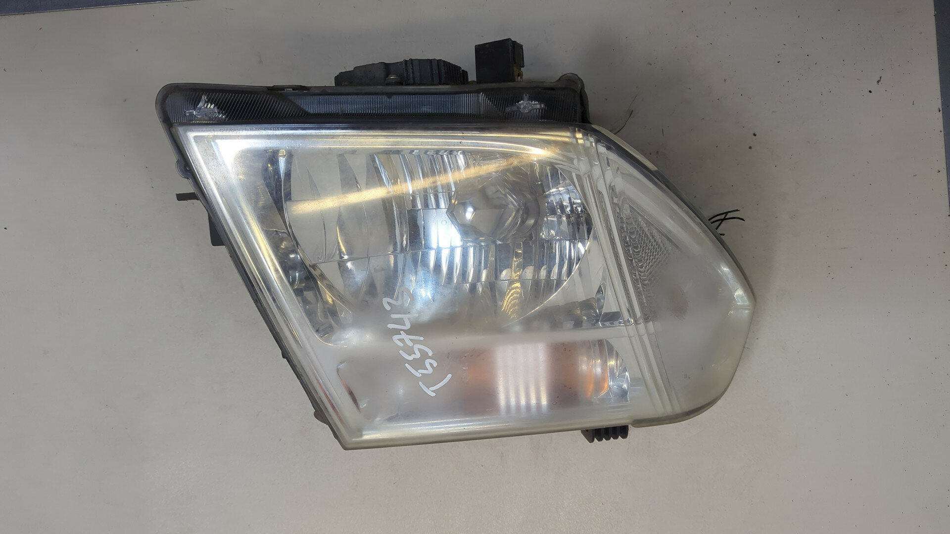 Фара (передняя) правая Nissan Pathfinder Б/У