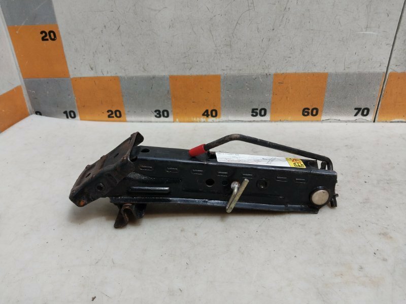 Б/У Домкрат Ford Fusion 2006 CBK 465429 FORD арт. 2N1117080AB