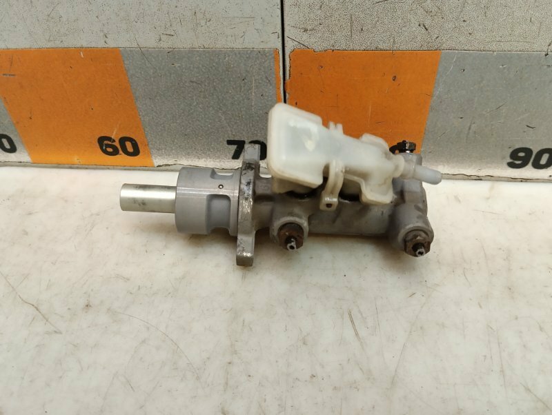 Б/У Цилиндр тормозной главный Ford Focus 2002 1 377528 FORD арт. 4646922