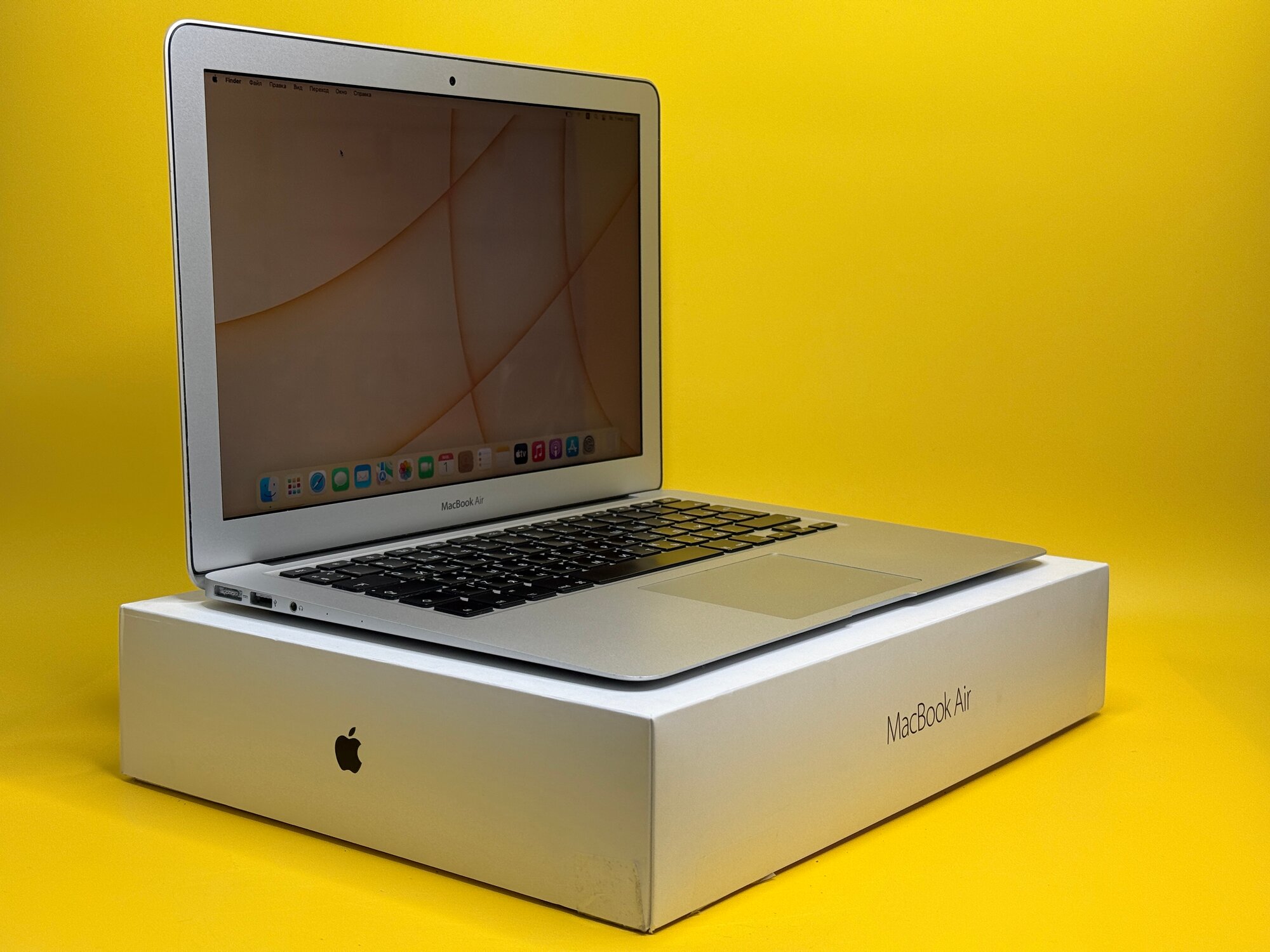 Ноутбук Apple MacBook Air 13 A1466 2015, SSD 128GB, Core i5 1.6 Ггц х 2, Ram 8Gb