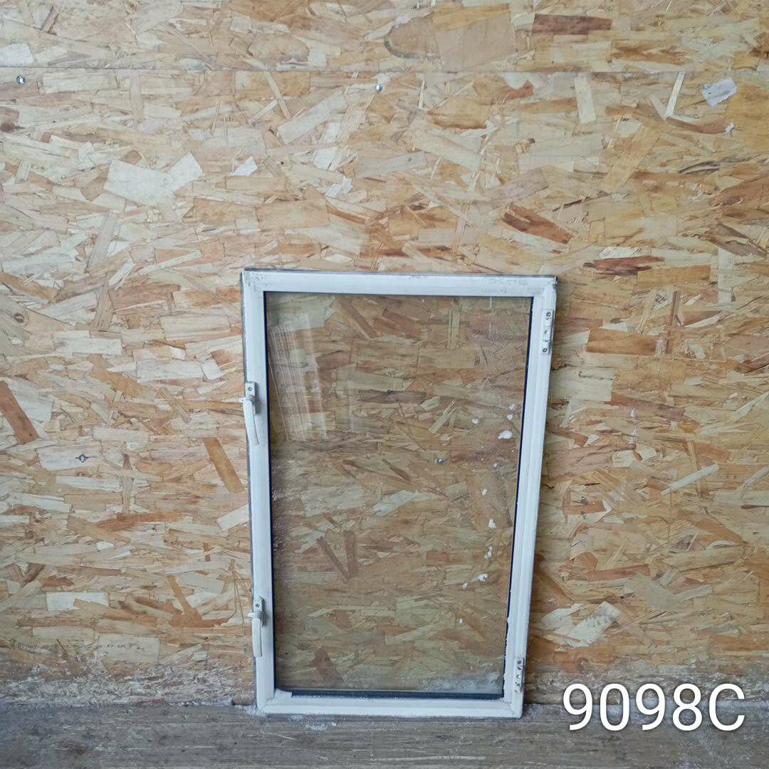 Рамы ПВХ Б/У 900(в) х 530(ш) с стеклопакетом