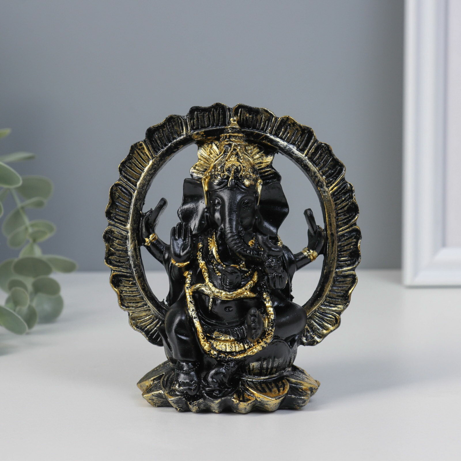 Нэцкэ фигурка "Ганеша в цветке", полистоун, 7.5x11x12.5 см, форма фигуры: божество