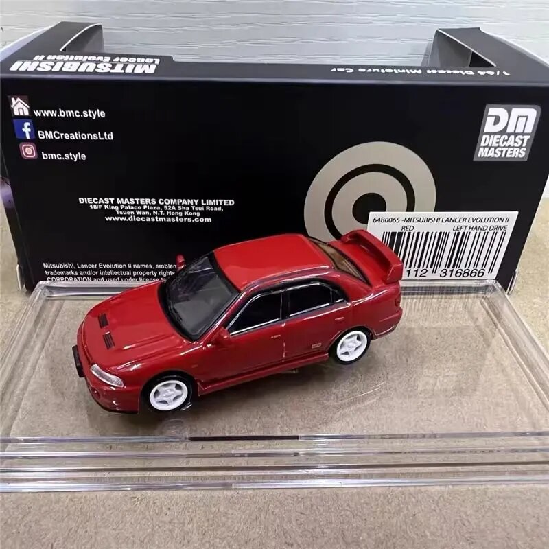 Коллекционные модели автомобиля митсубиси лансер 2 модель металлическая 1:64 Mitsubishi Lancer Evo II
