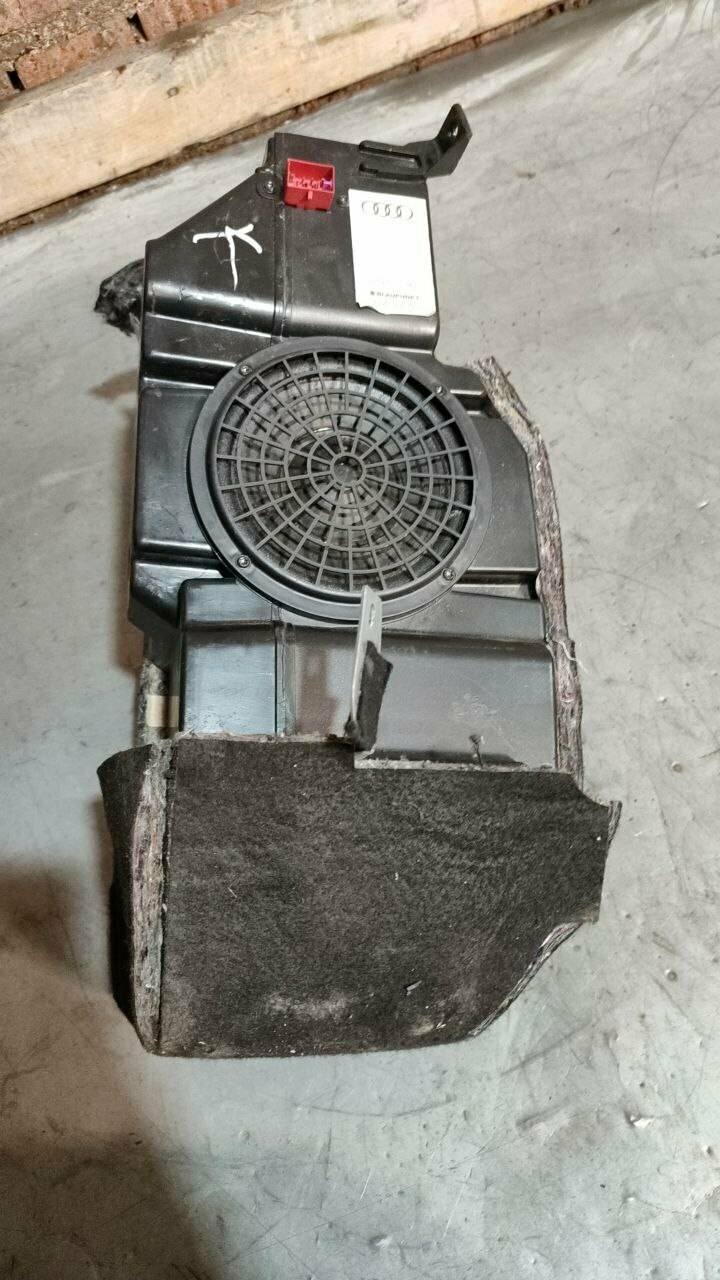 Сабвуфер Audi A6 C5 рест. (2001 - 2005) 4B9035382B