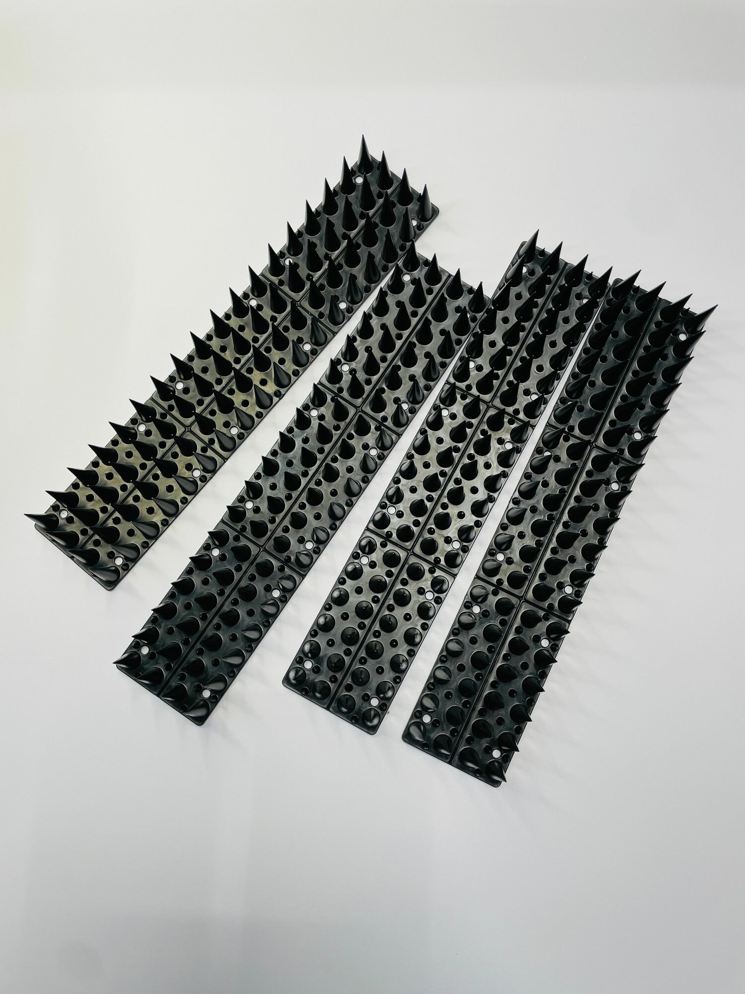 4 шт. Отпугиватель голубей на балконе защита на подоконник, антиприсадочные шипы от птиц, шипы противоприсадные