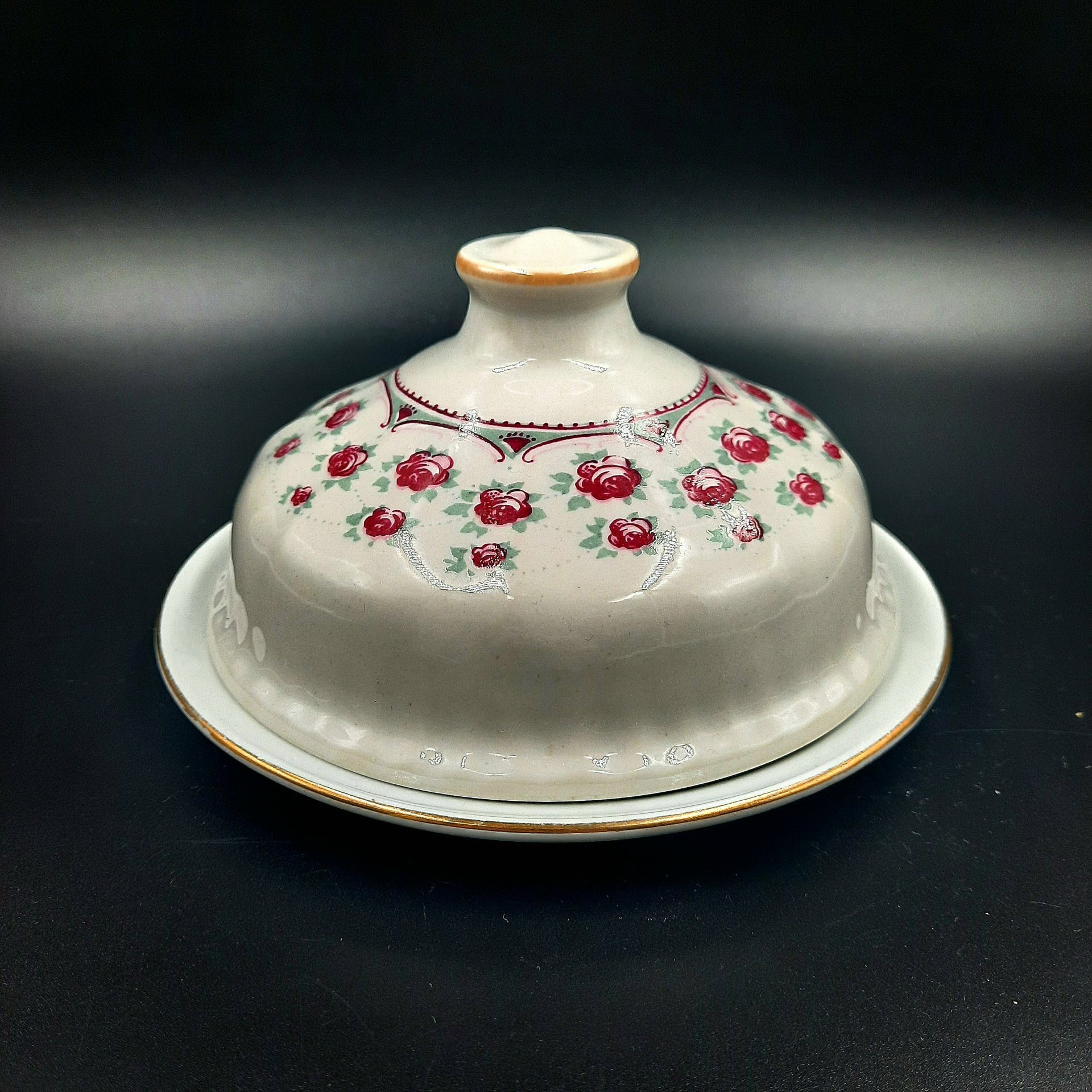 Маслёнка с декором в виде роз, фарфор, деколь, золочение, Freiberger Porzellan, ГДР, 1960-1990 гг.