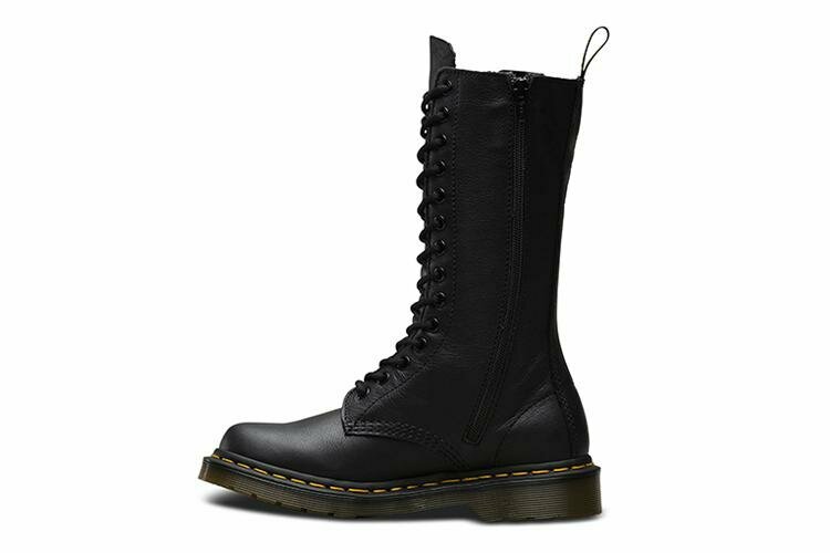 Ботинки Dr. Martens 1B99