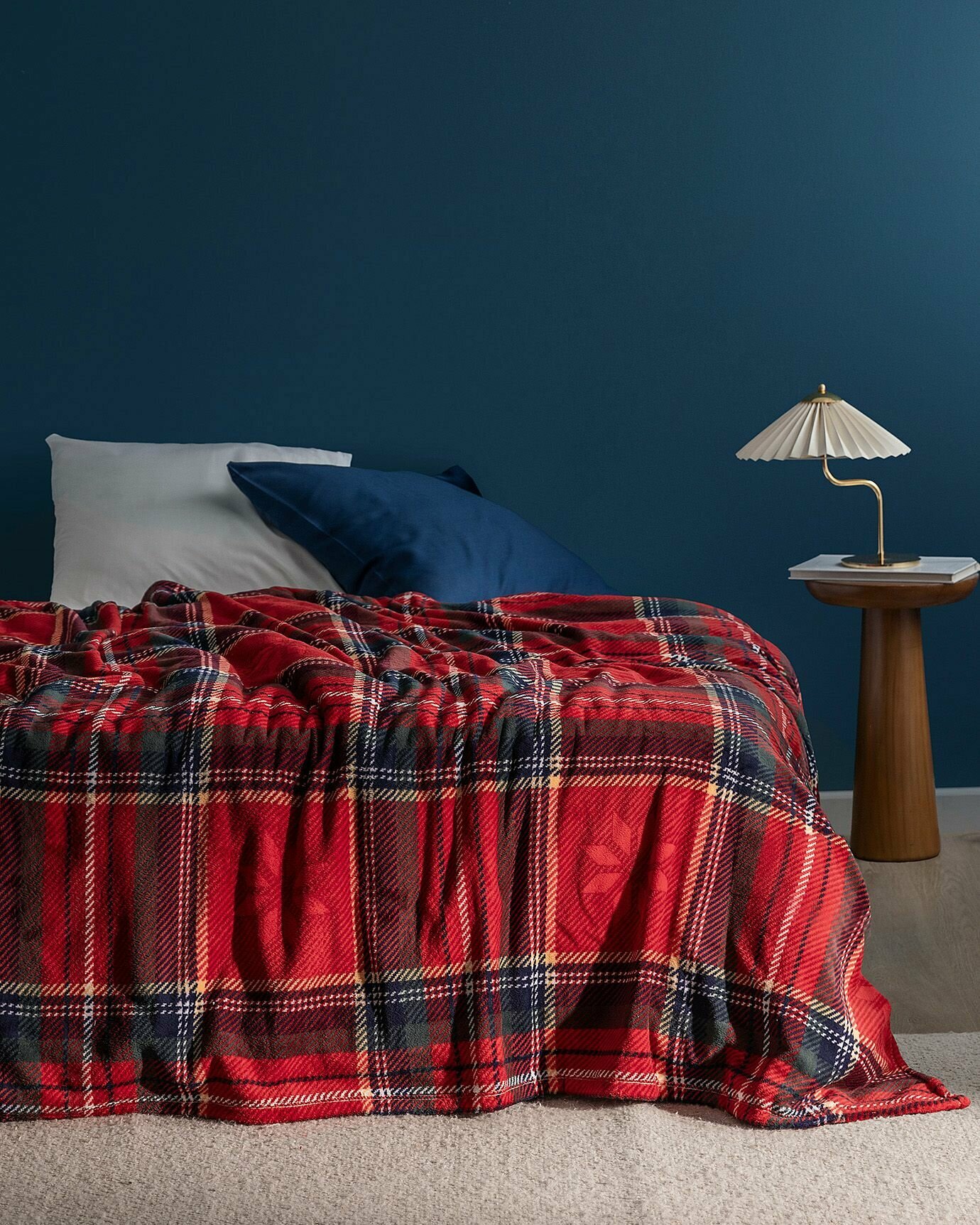 Плед, плед на диван, покрывало на кровать. Состав:100% Полиэстер. Размер:200X220CM. Цвет: Красный/DELIT