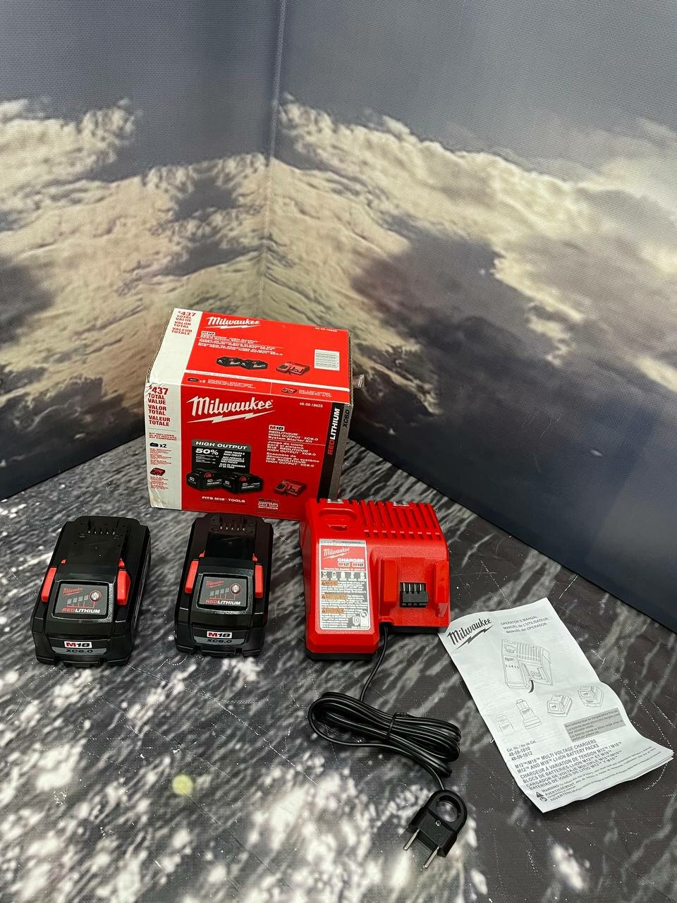 Milwaukee 48-59-1862S 6 Ач M18-2 шт.+зарядка 18 в,220 вольт