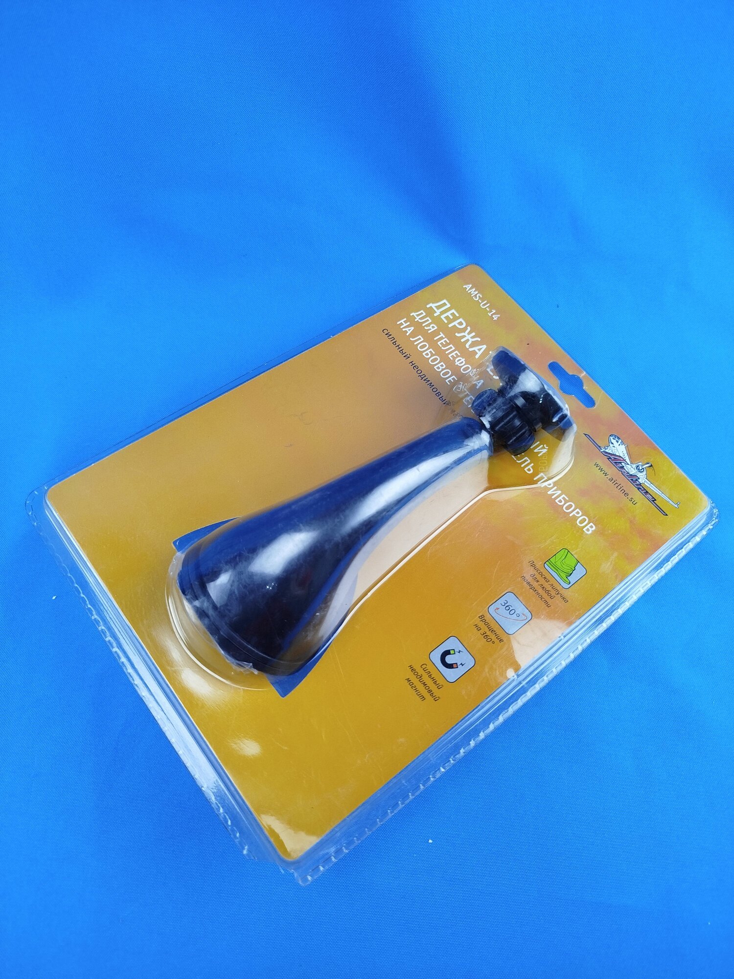 Держатель "AIRLINE" для телефона магнитный на лобовое стекло/панель приборов