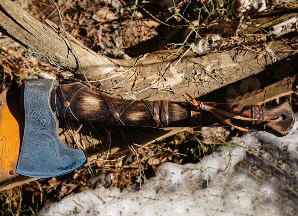 Топор кованый Кельтский волк
