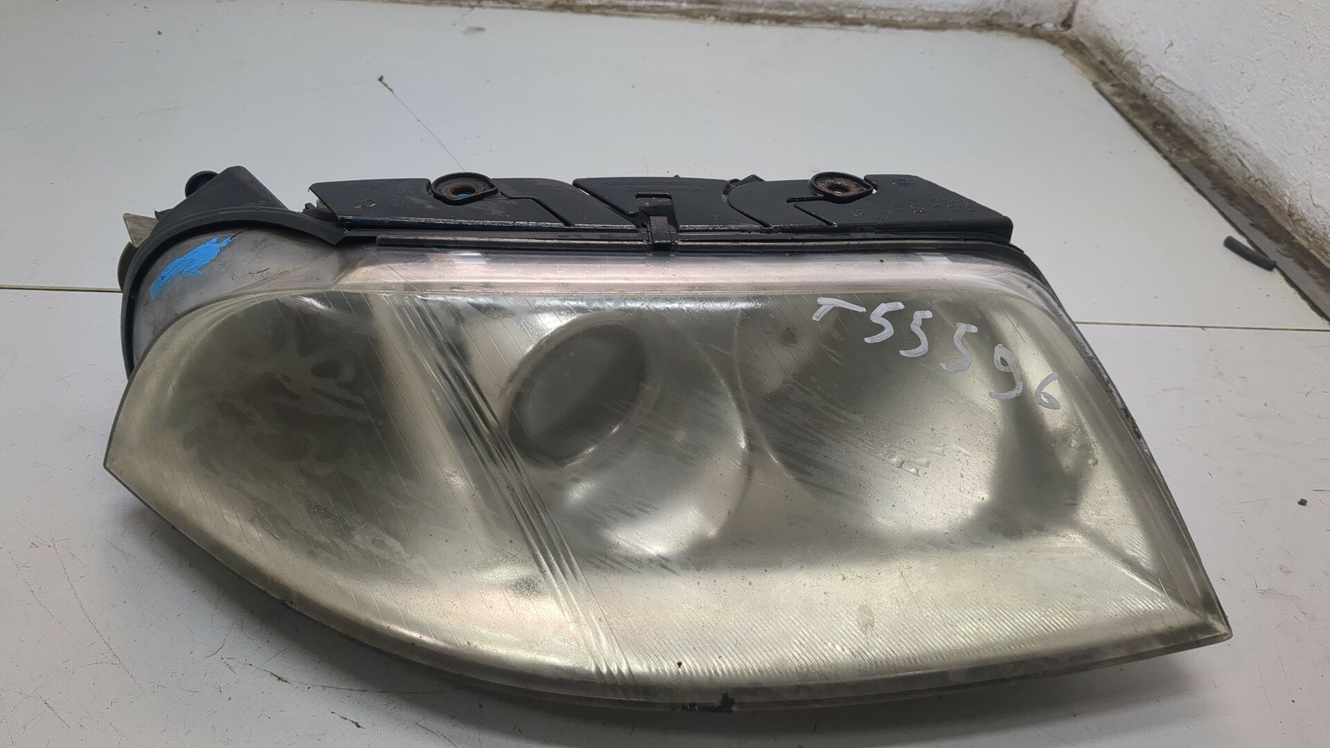 Фара (передняя) правая Volkswagen Passat 5 Б/У