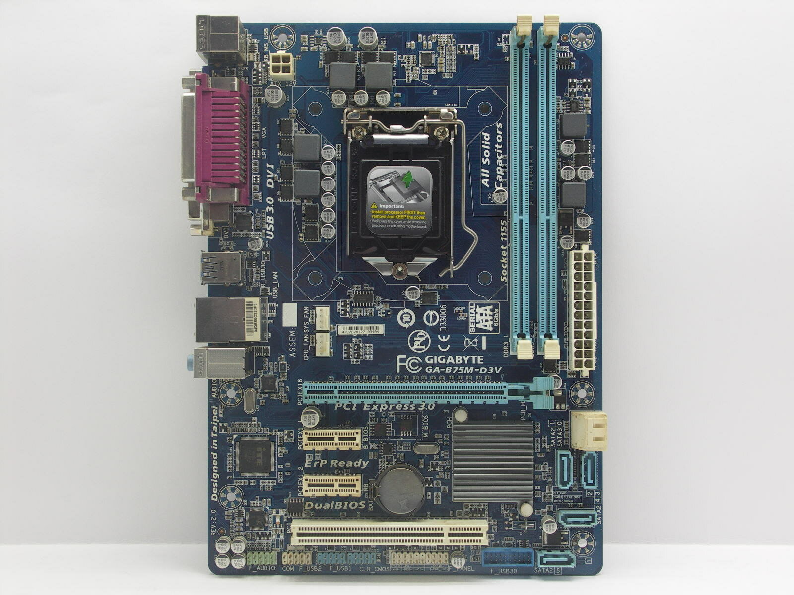 Материнская плата S-1155 Gigabyte GA-B75M-D3V Rev: 2.0 B75/2xDDR3/VGA/DVI/USB3.0/GbLAN/Sb/mATX, без планки