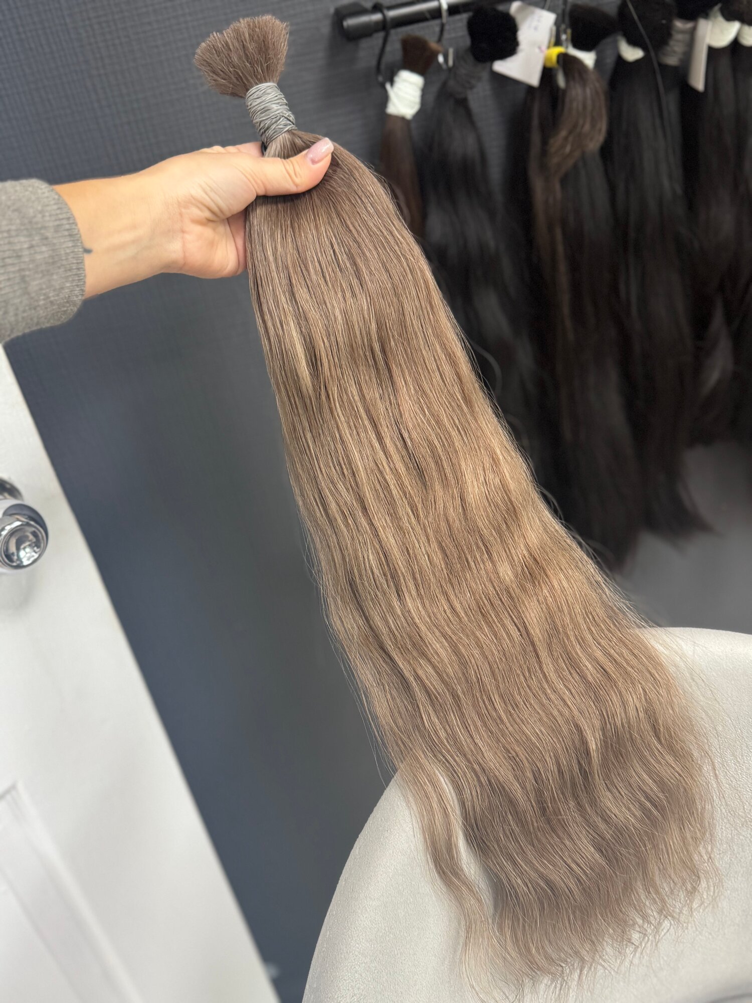 Волосы для наращивания , натуральные . Легкая волна 60 см , Россия люкс