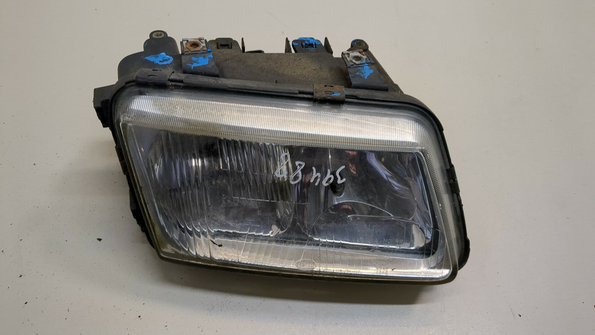 Фара (передняя) правая Audi A3 (8L) Б/У