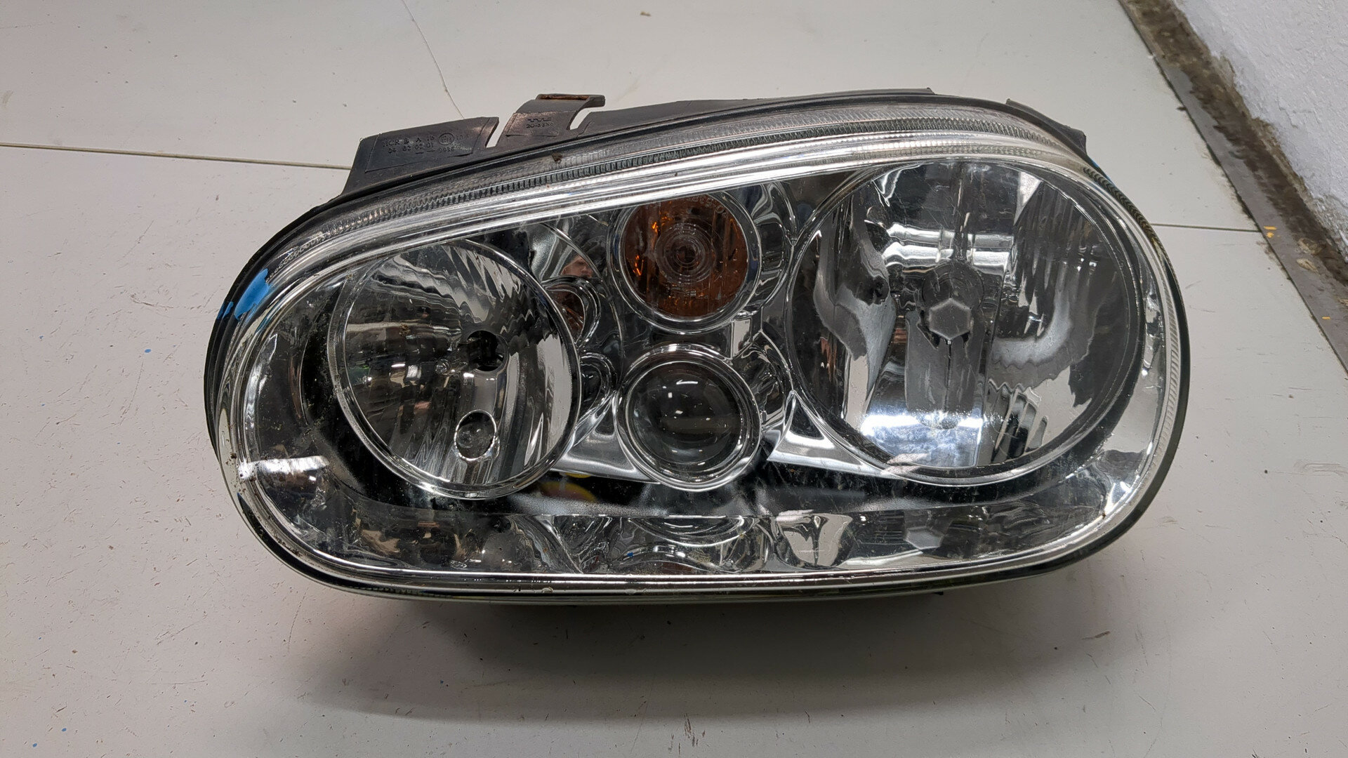 Фара (передняя) левая Volkswagen Golf 4 Б/У