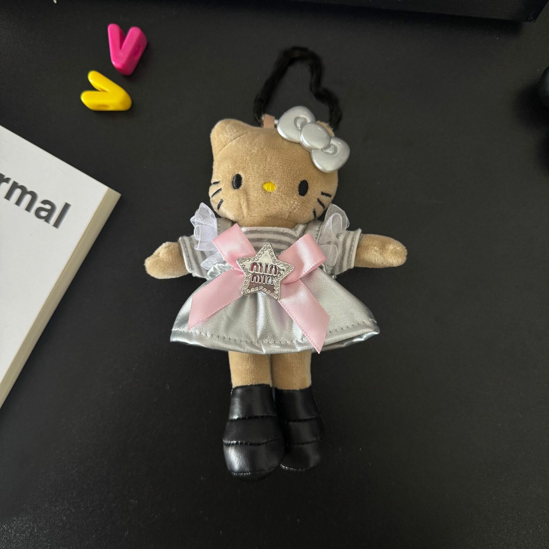 2026 Новейший осенне-зимний брелок для ключей с милым длинноногим котенком, плюшевый кулон, одежда для кукол, стиль Ins, плюшевый брелок