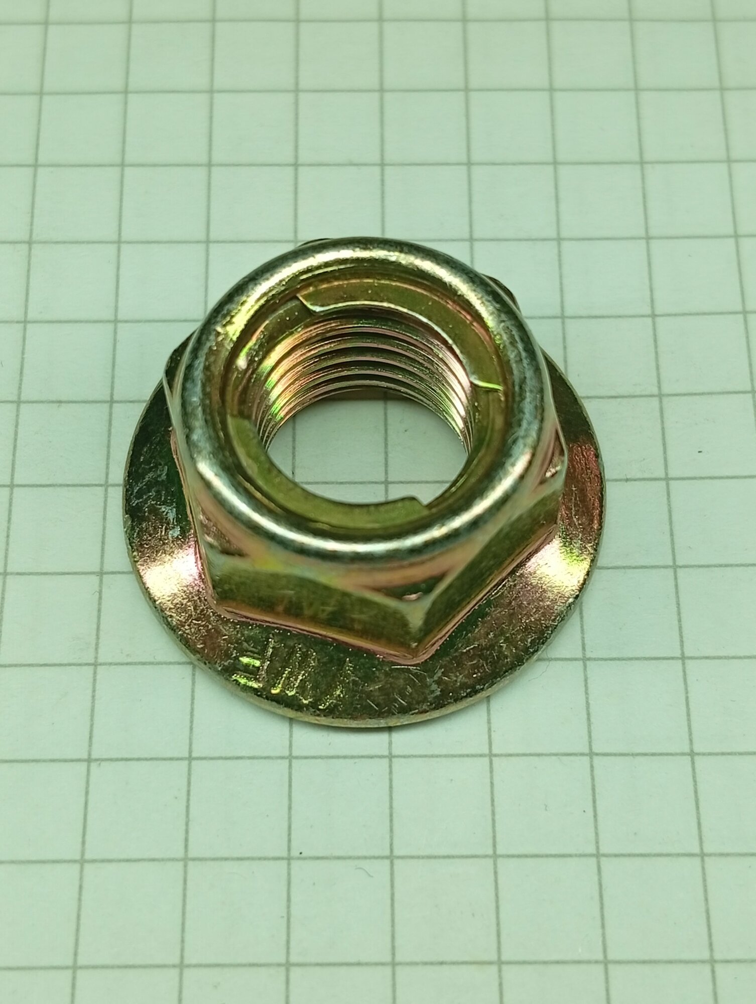 Гайка крепления М12х1,50 / правая