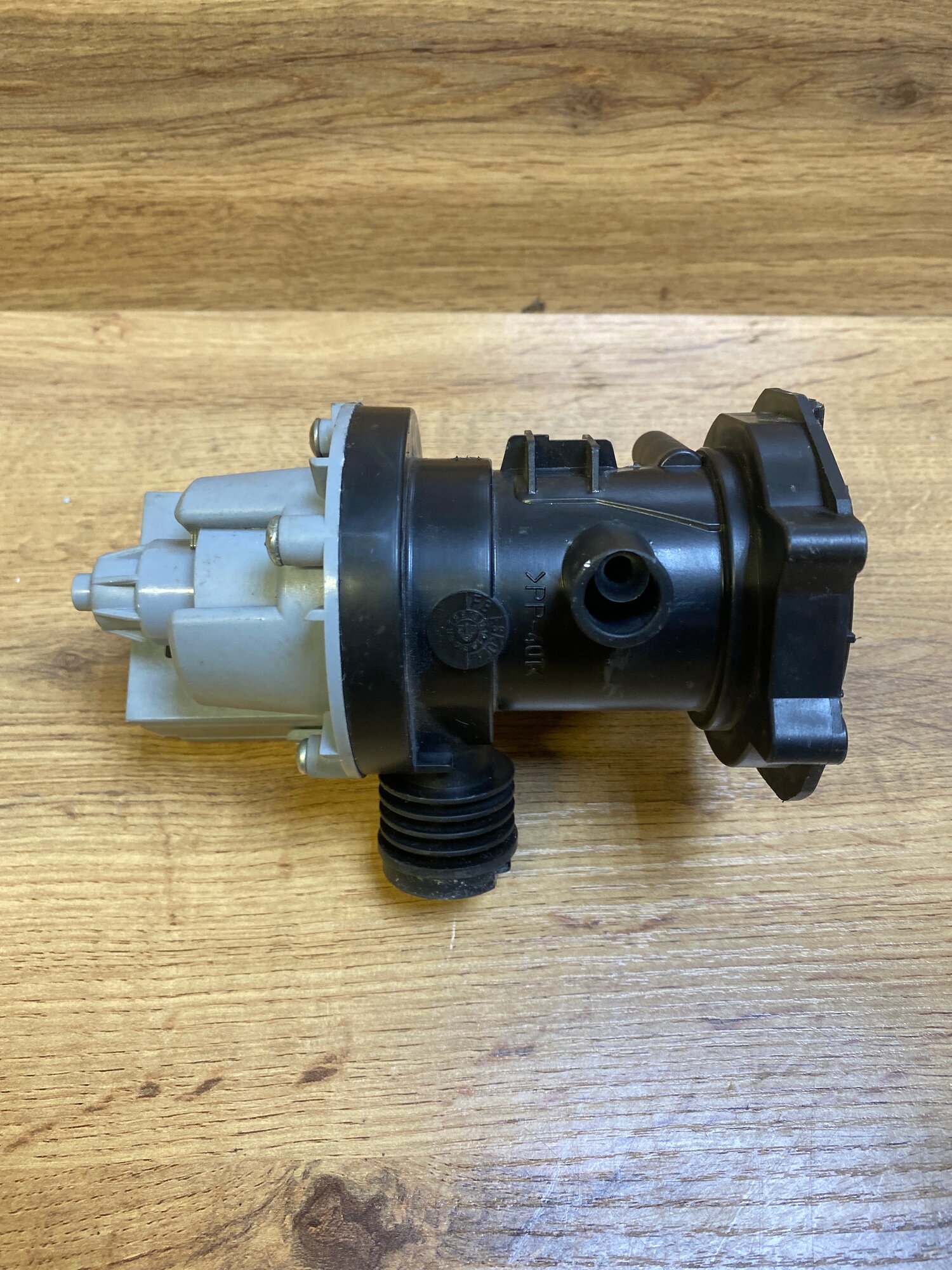 Насос с улиткой в сборе для стиральной машины Ariston AQUALTIS AQSL85, оригинал, б/у