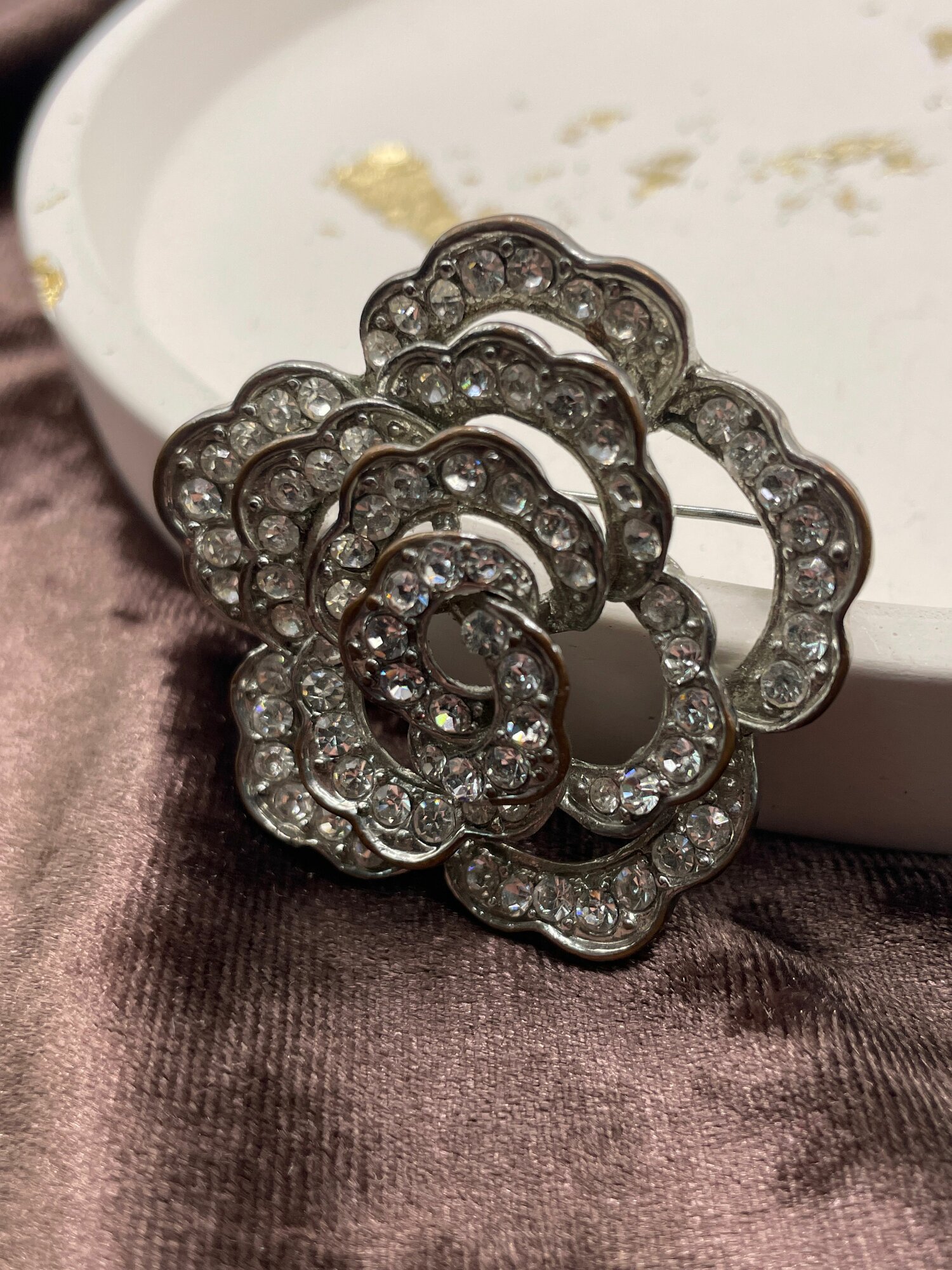 Винтажная брошь, Цветок