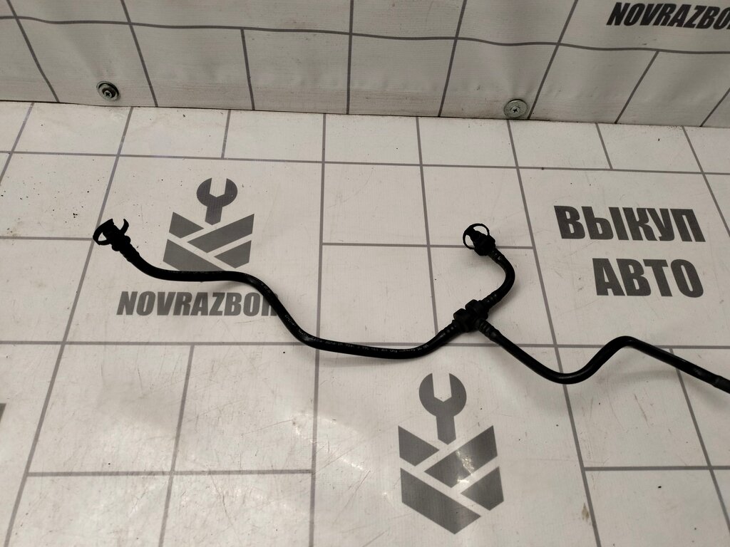 Трубка вакуумная Skoda Yeti 2009-2018