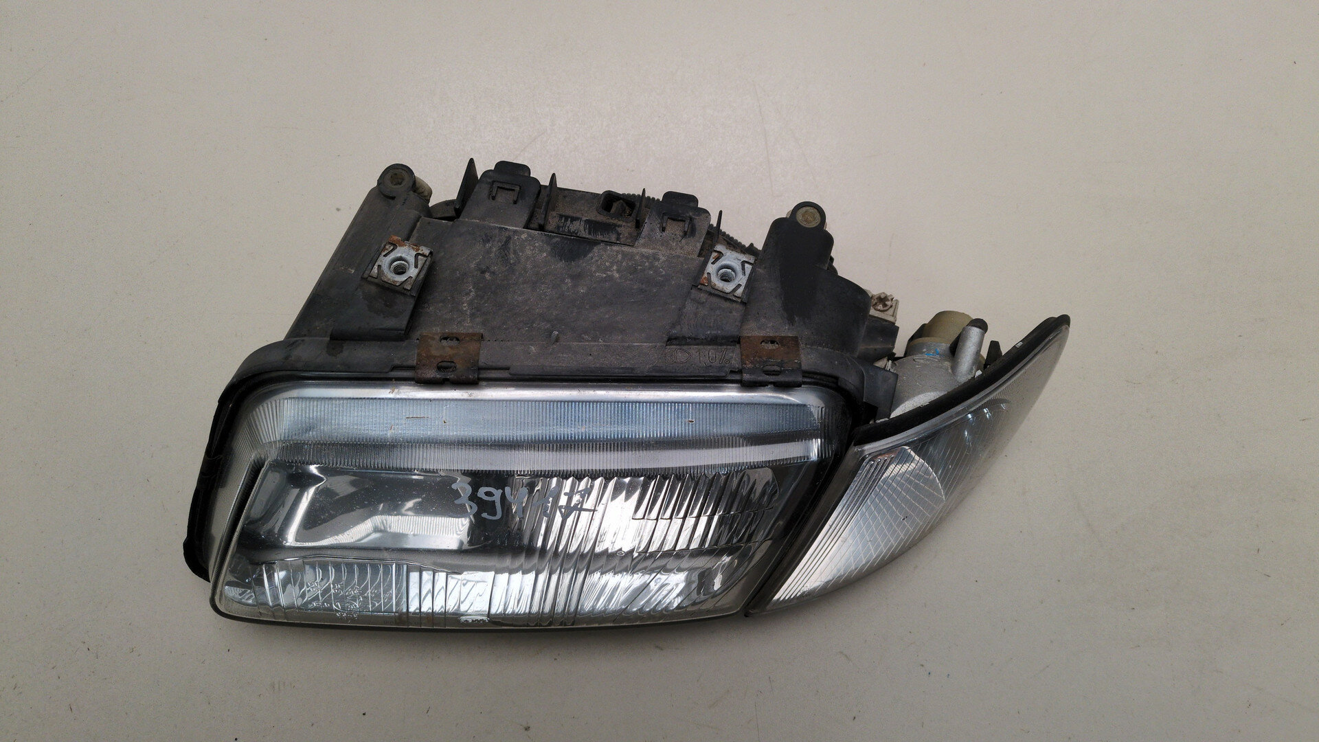 Фара (передняя) левая Audi A3 (8L) Б/У