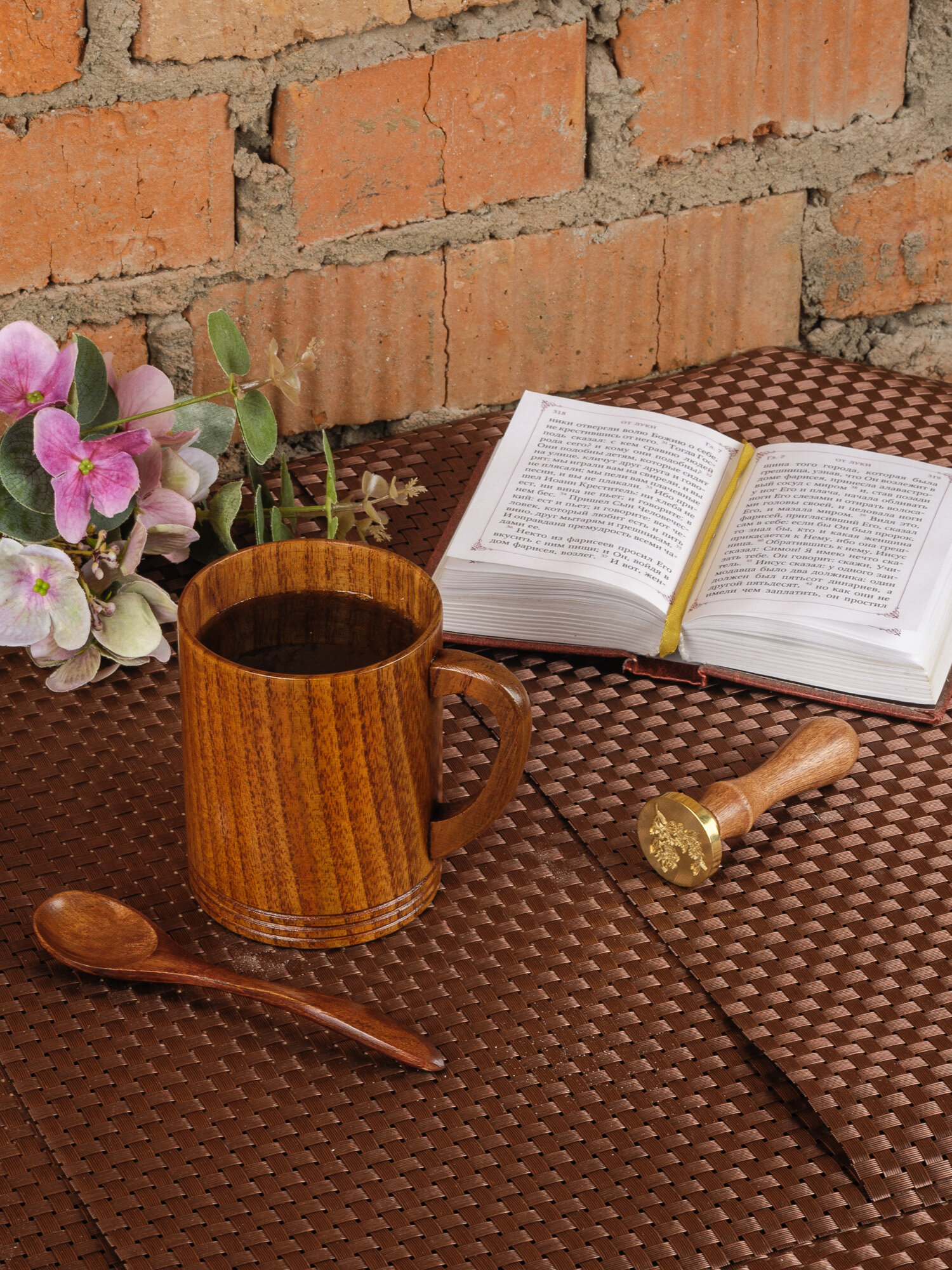 Кружка - чашка с чайной ложкой Mirus Group - 2 предмета из натурального дерева, объёмом 250 мл